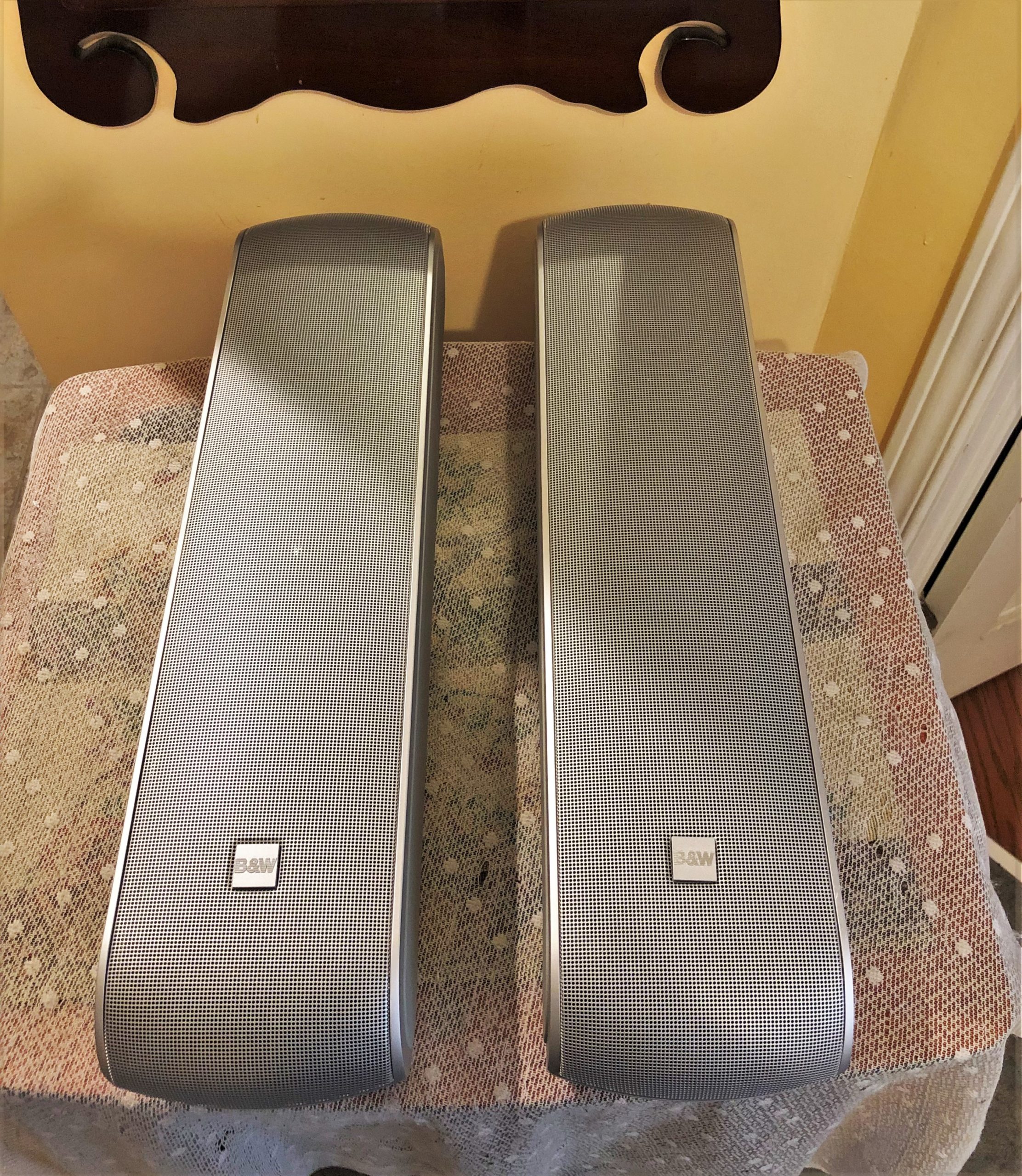 High Quality, Well-Reviewed B&W Satellite speakers VM1 - Radique Inc