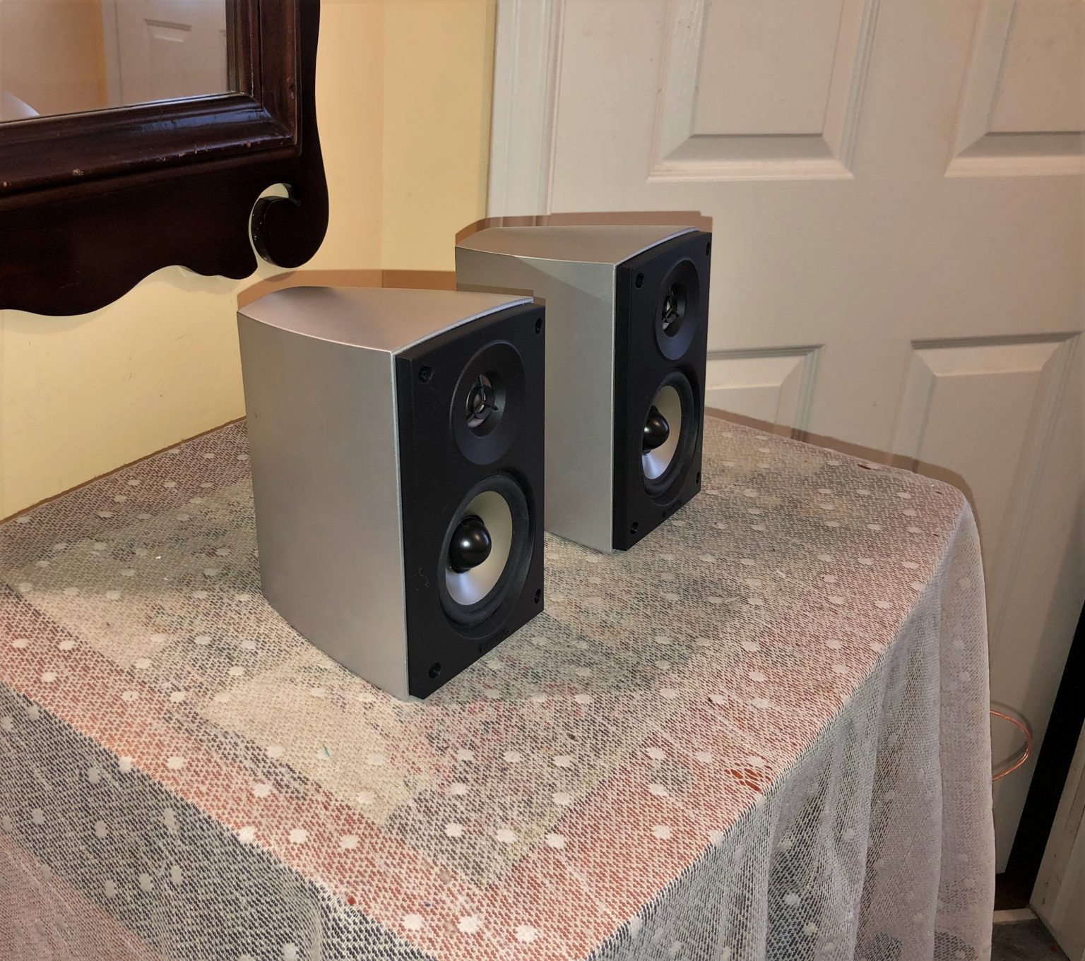 Paradigm Satellite Speakers in Silver Cinema 70 v2 - Radique Inc