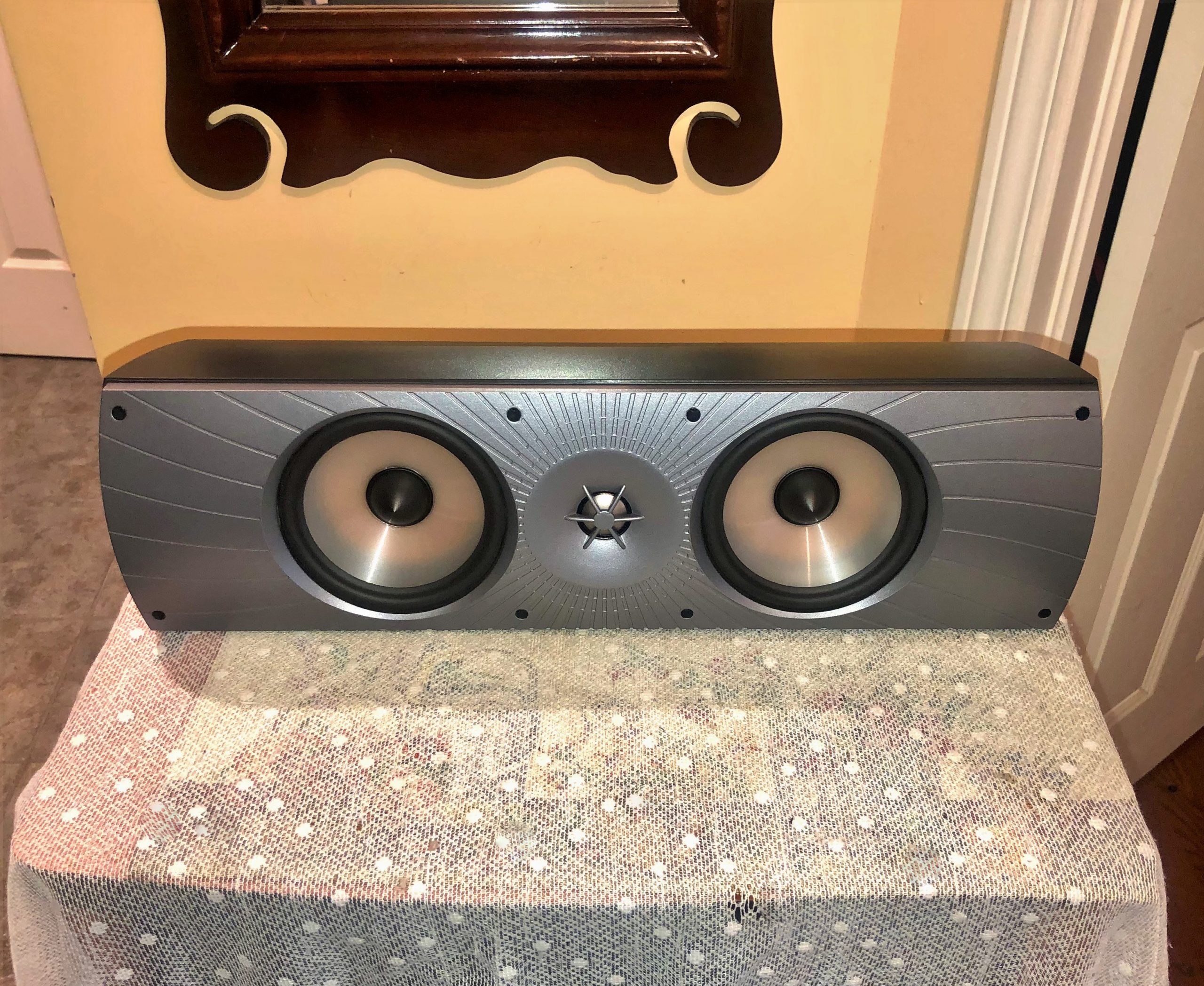 Good Quality On-Wall Paradigm Center Speaker Cinema 220 v3 - Radique Inc