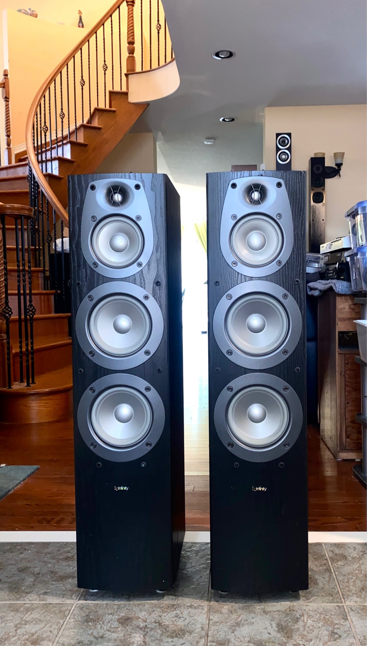 Great sounding quality 4-Driver Towers from Infinity Beta 40 - Radique Inc