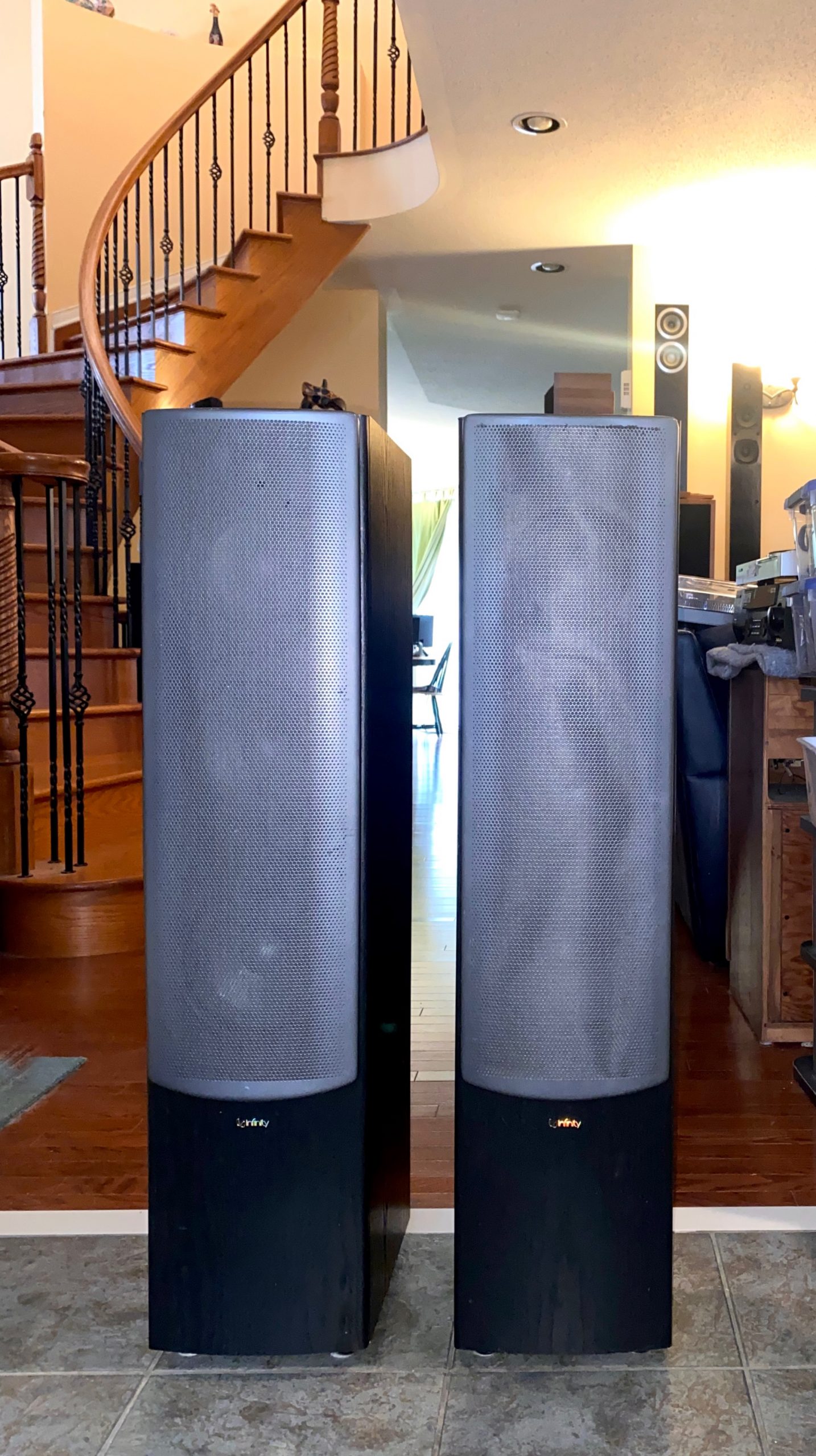 Great sounding quality 4-Driver Towers from Infinity Beta 40 - Radique Inc