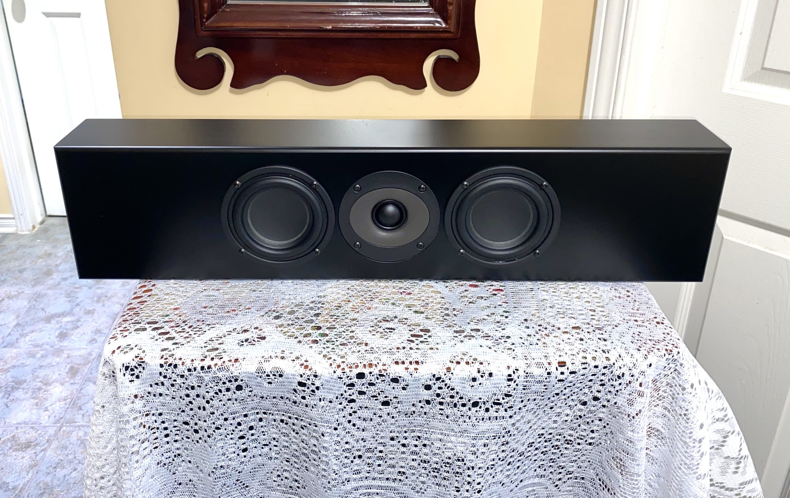 High-End Totem Wall-Mount Speaker Tribe I - Radique Inc