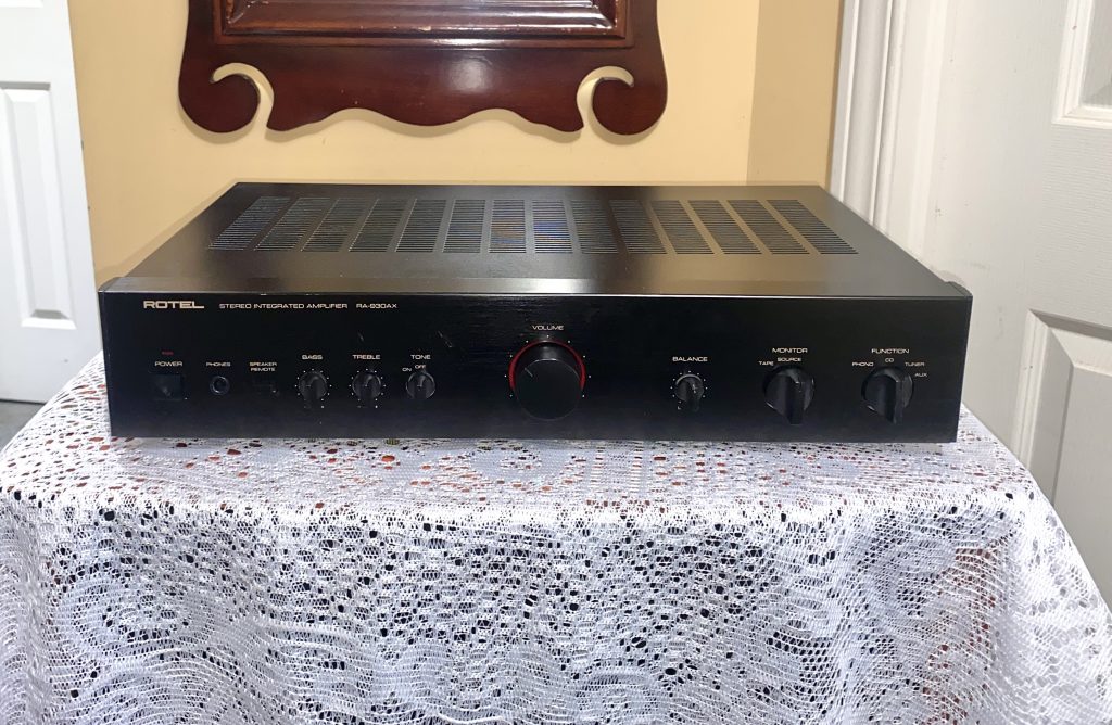 Compact Rotel 30 WPC Integrated Amplifier with Phono RA-930AX - Radique Inc