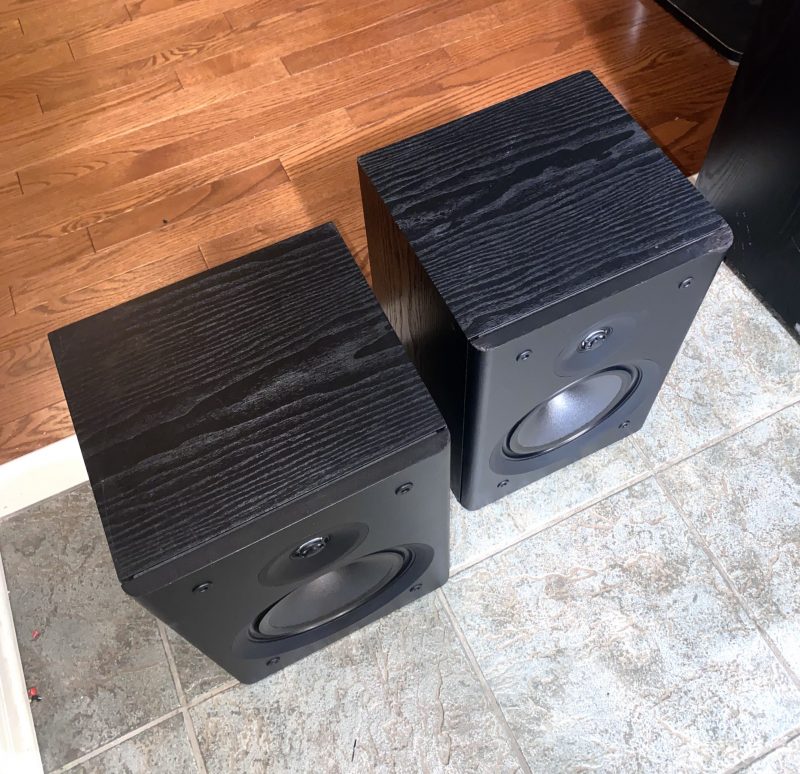 Wharfedale Bookshelf Speakers with 8" Woofers 425 - Radique Inc