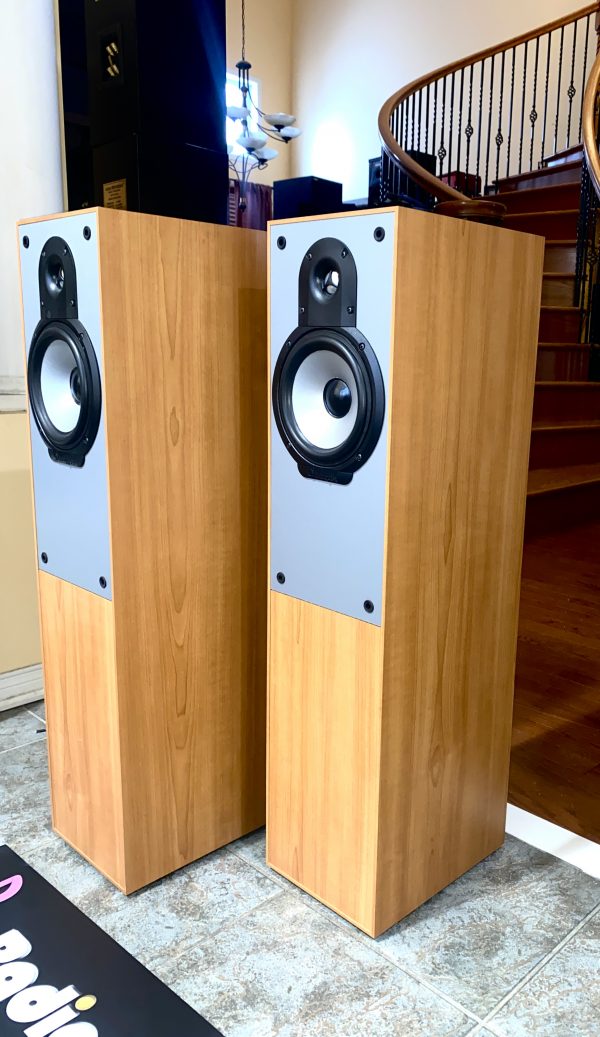 Attractive Dahlquist 2-Way Tower Speakers in Light Cherry QX8 - Radique Inc