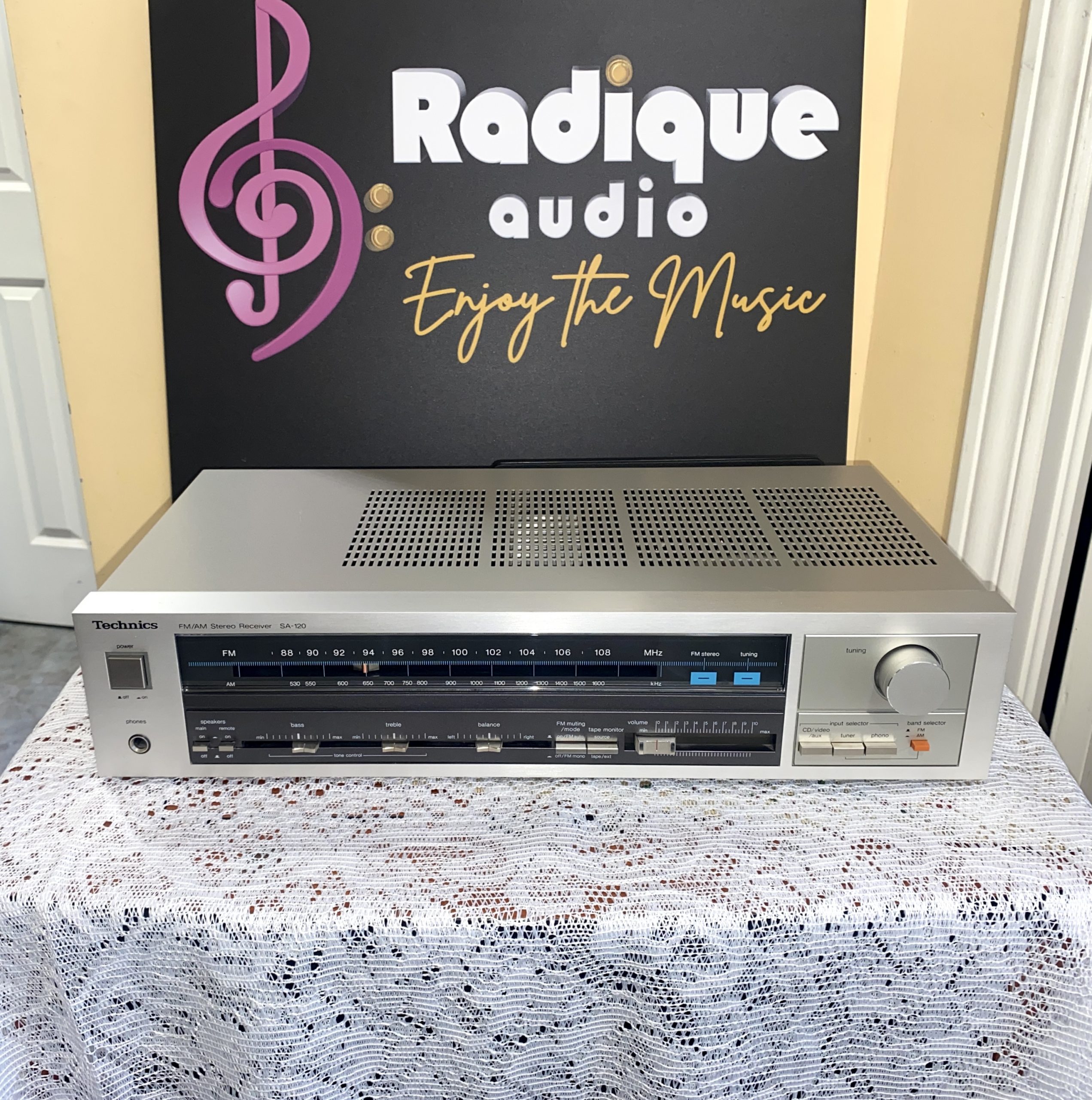 Vintage Technics 35 WPC Stereo Receiver w/ Phono SA-120 - Radique Inc