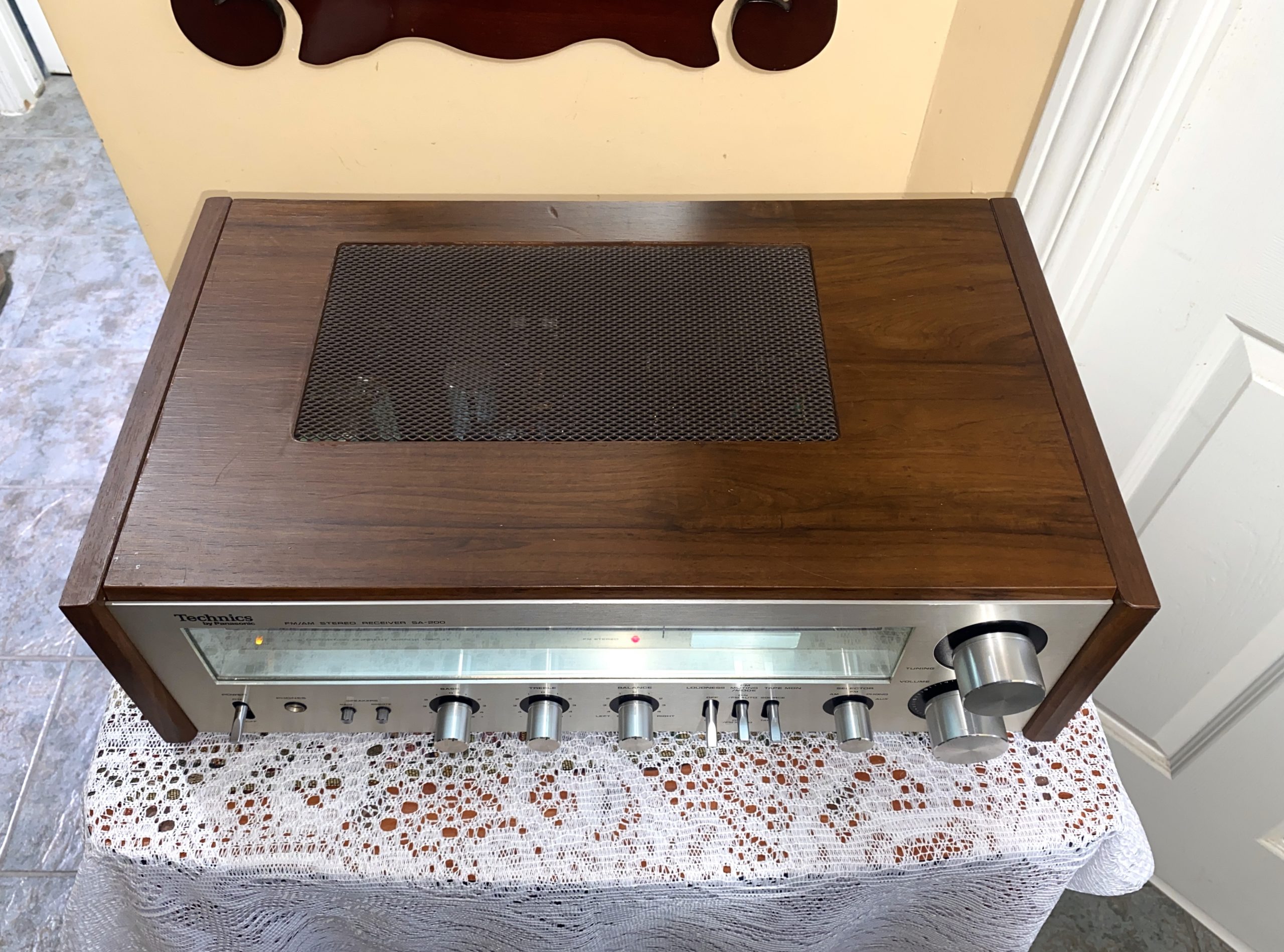 Gorgeous Vintage 25 WPC Technics Receiver SA-200 - Radique Inc