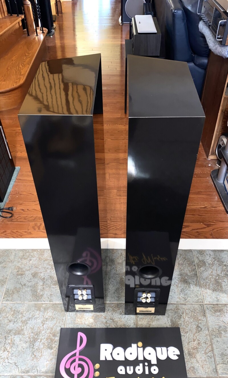 NHT Audiophile-Grade 3-Way Floor-Standing Speakers 2.5i - Radique Inc
