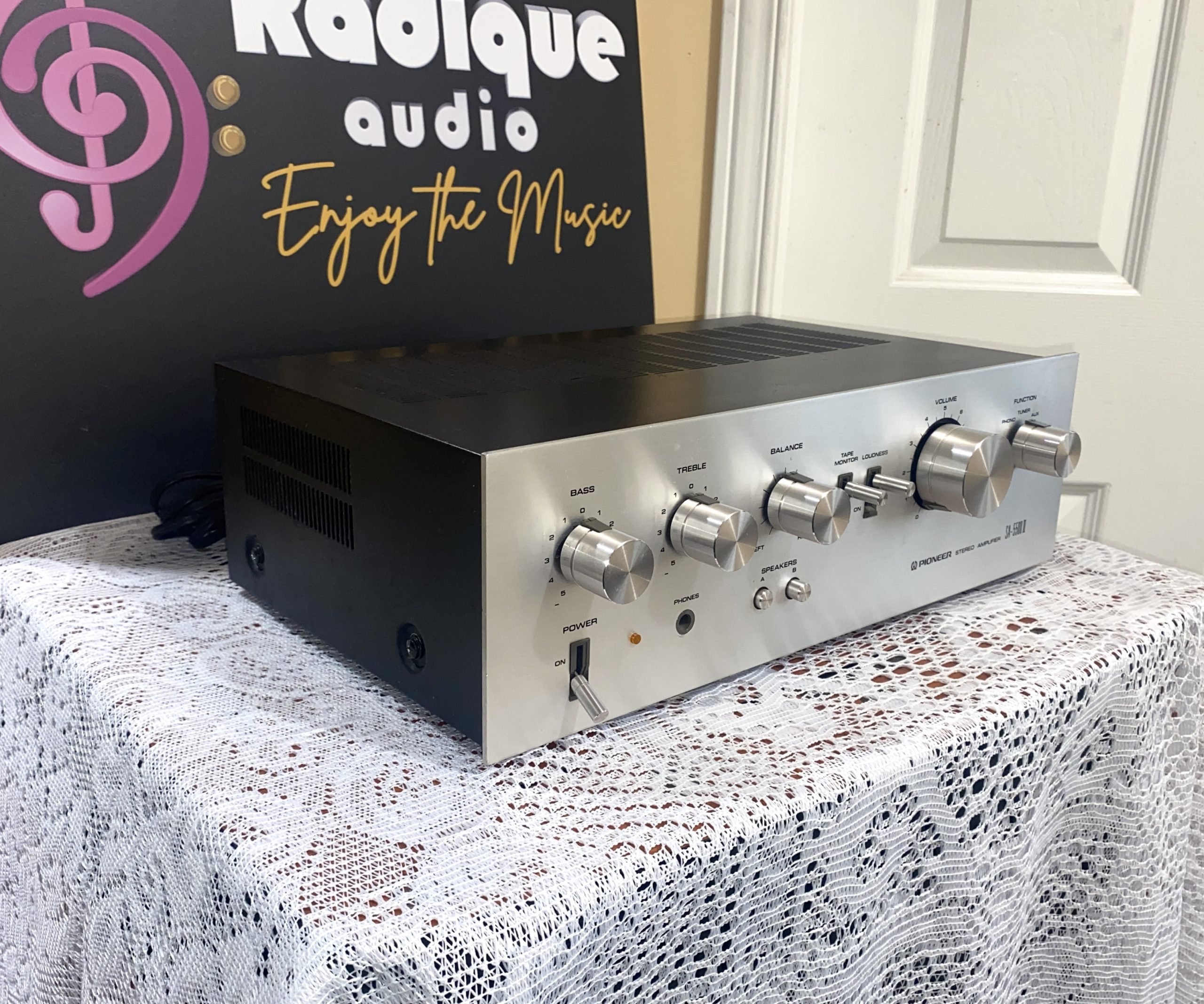 Charming Vintage Pioneer 15 WPC Integrated Amplifier SA-5500 II ...