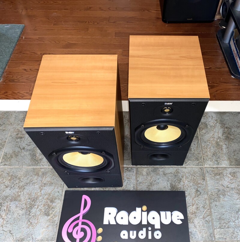 Impressive B&W Bookshelf Speakers in Cherry Finish DM602 - Radique Inc