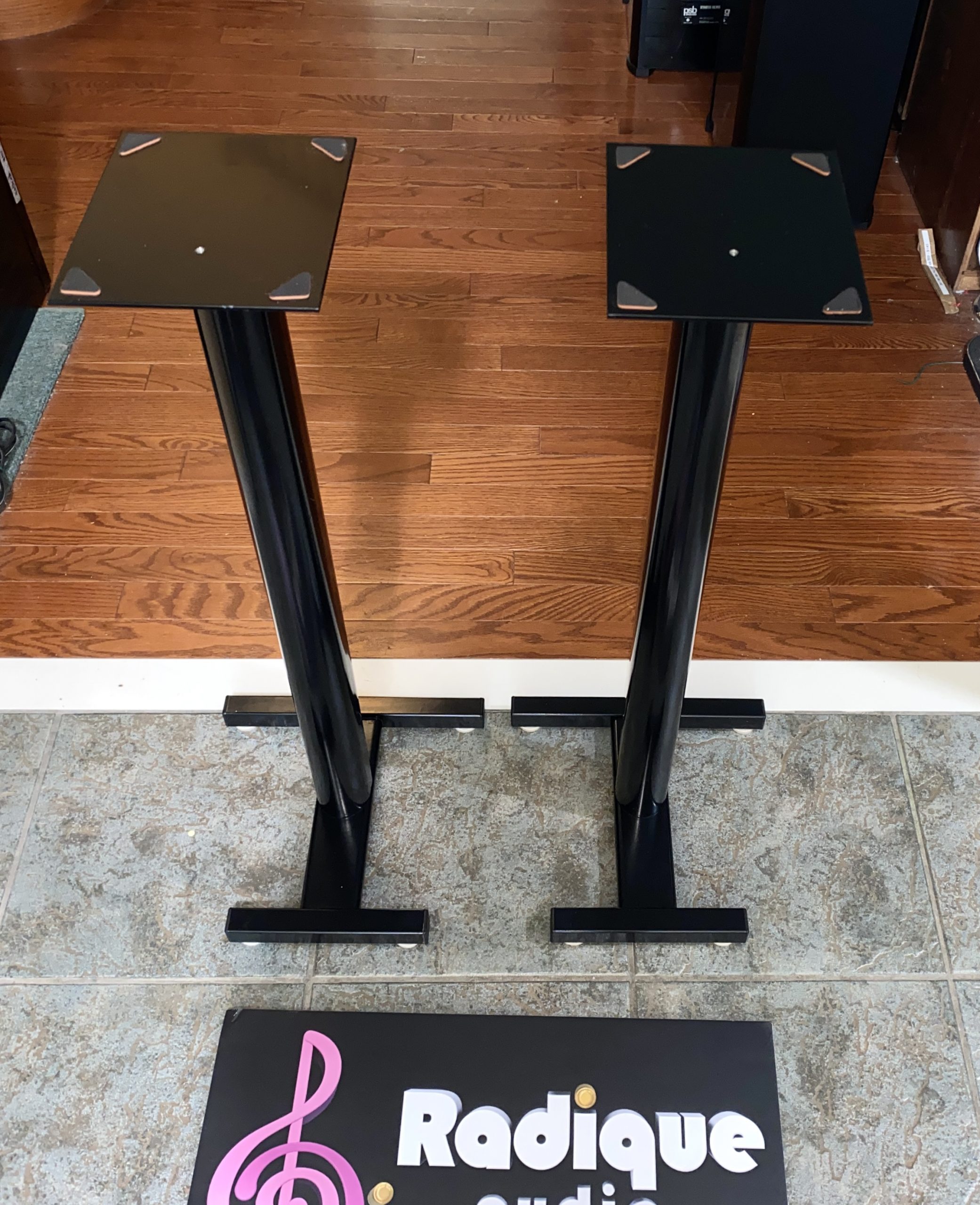 Very Solid 28" Metal Speaker Stands - Radique Inc