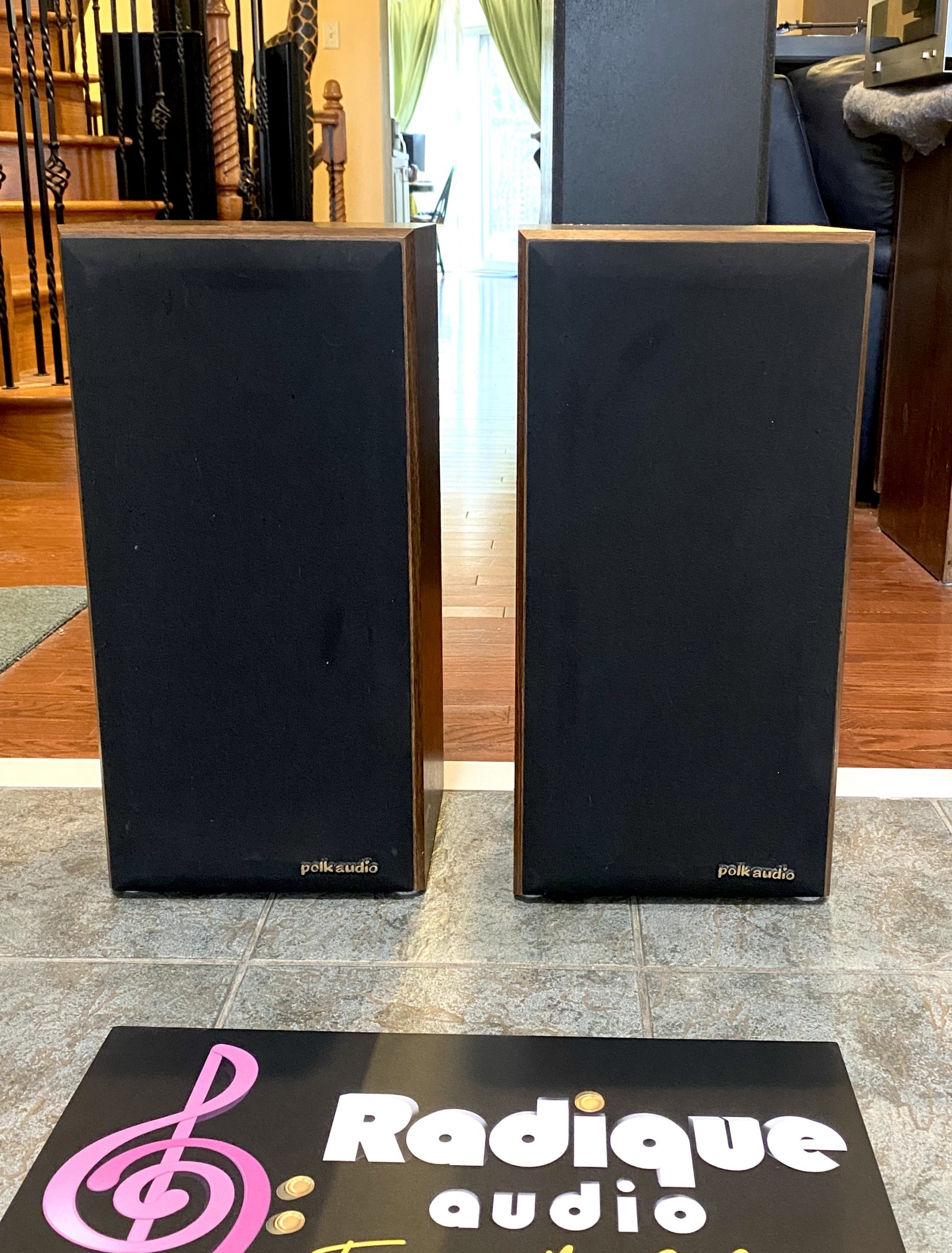 Lovely Vintage 3-Way Polk Audio Bookshelf Speakers 5B - Radique Inc