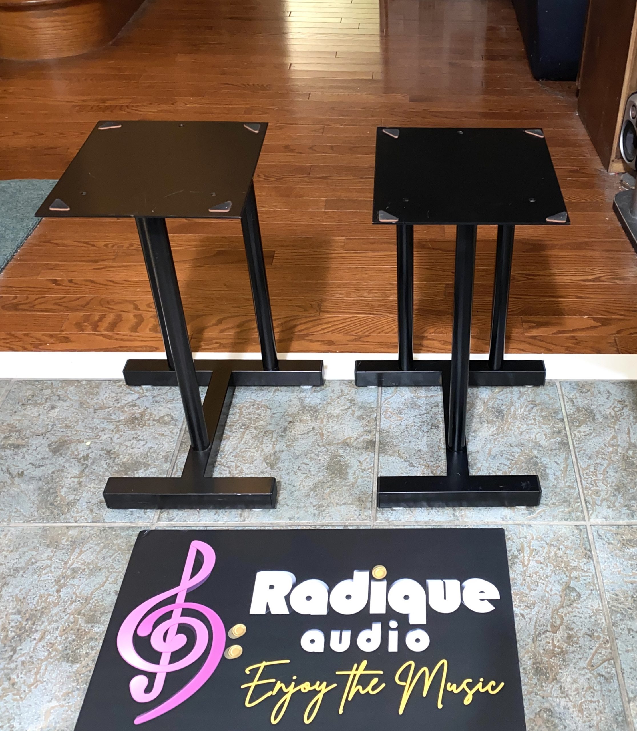 Very Solid 18" Metal Speaker Stands - Radique Inc