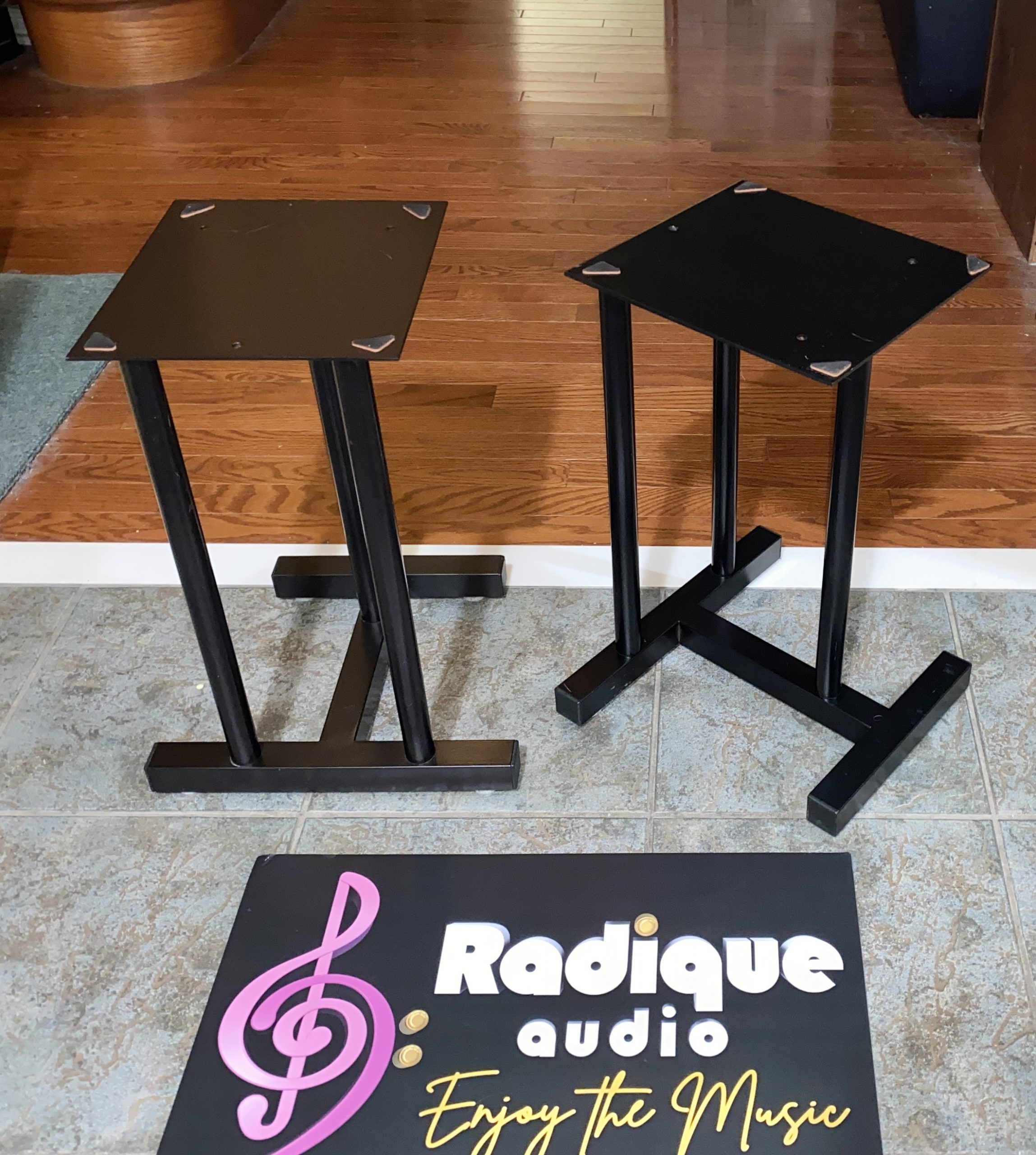 Very Solid 18" Metal Speaker Stands - Radique Inc