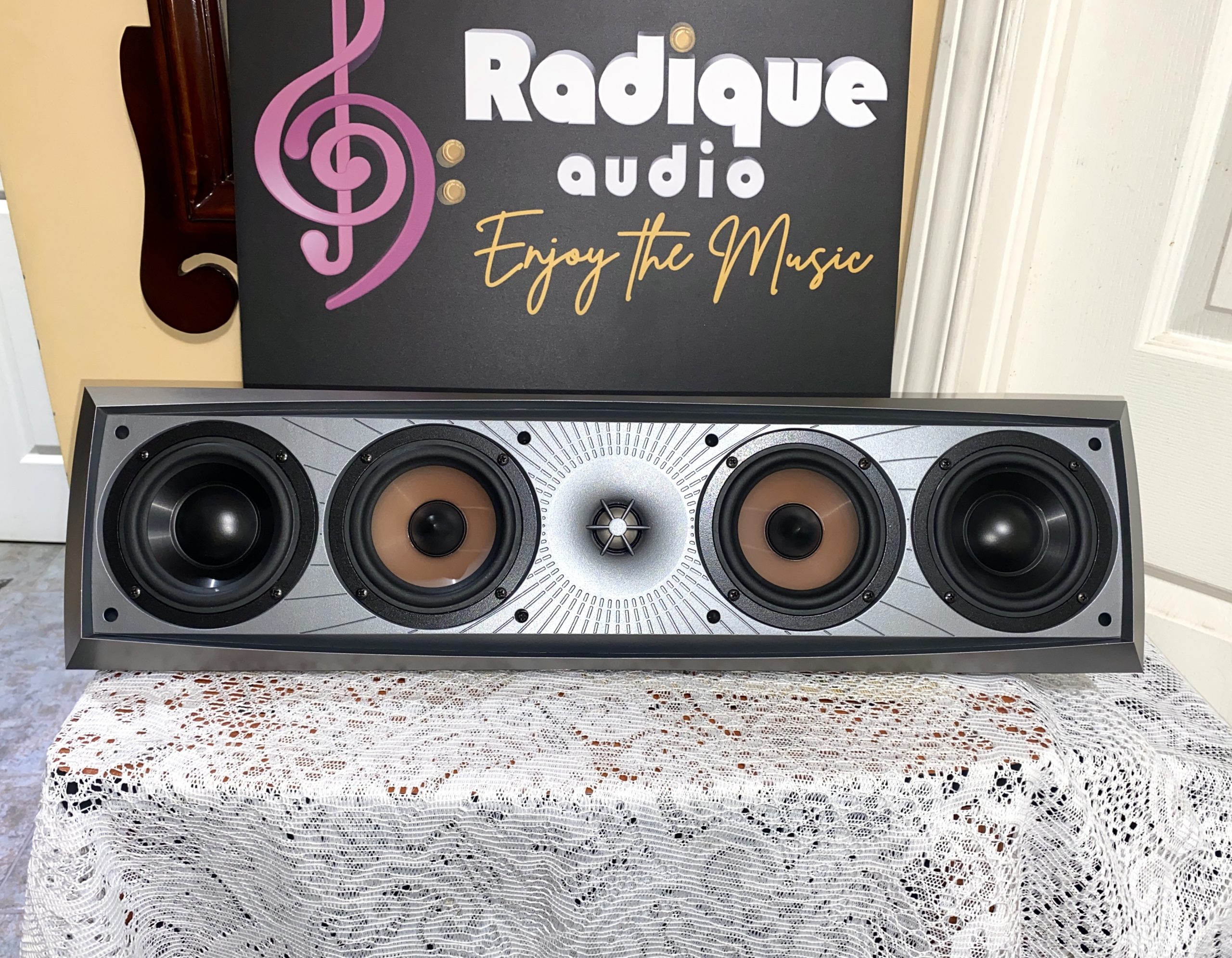 Paradigm 3-Way LCR - On-Wall Speakers (3 Avl) Cinema 330 v3 - Radique Inc