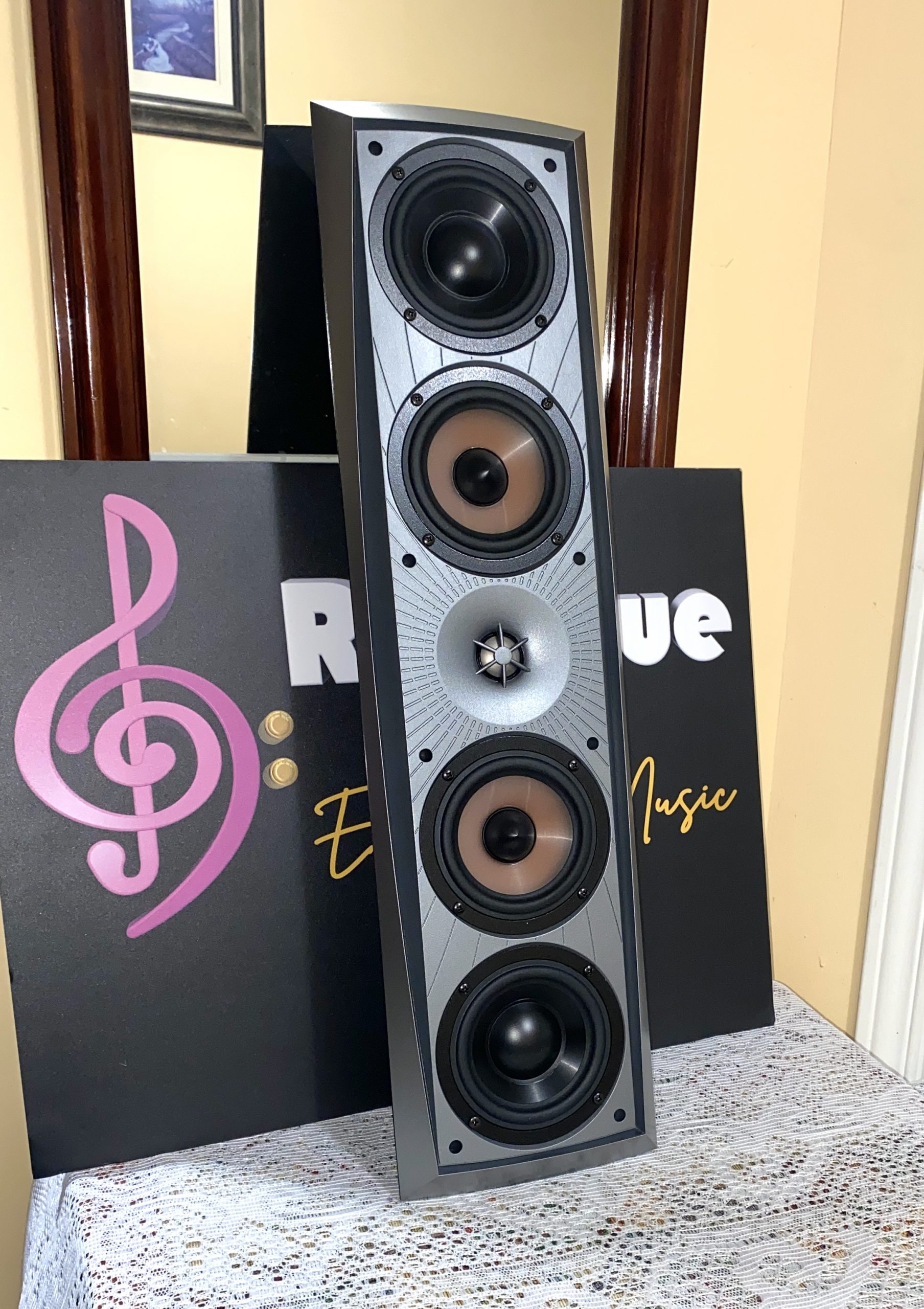 Paradigm 3-Way LCR - On-Wall Speakers (4 Avl) Cinema 330 v3 - Radique Inc