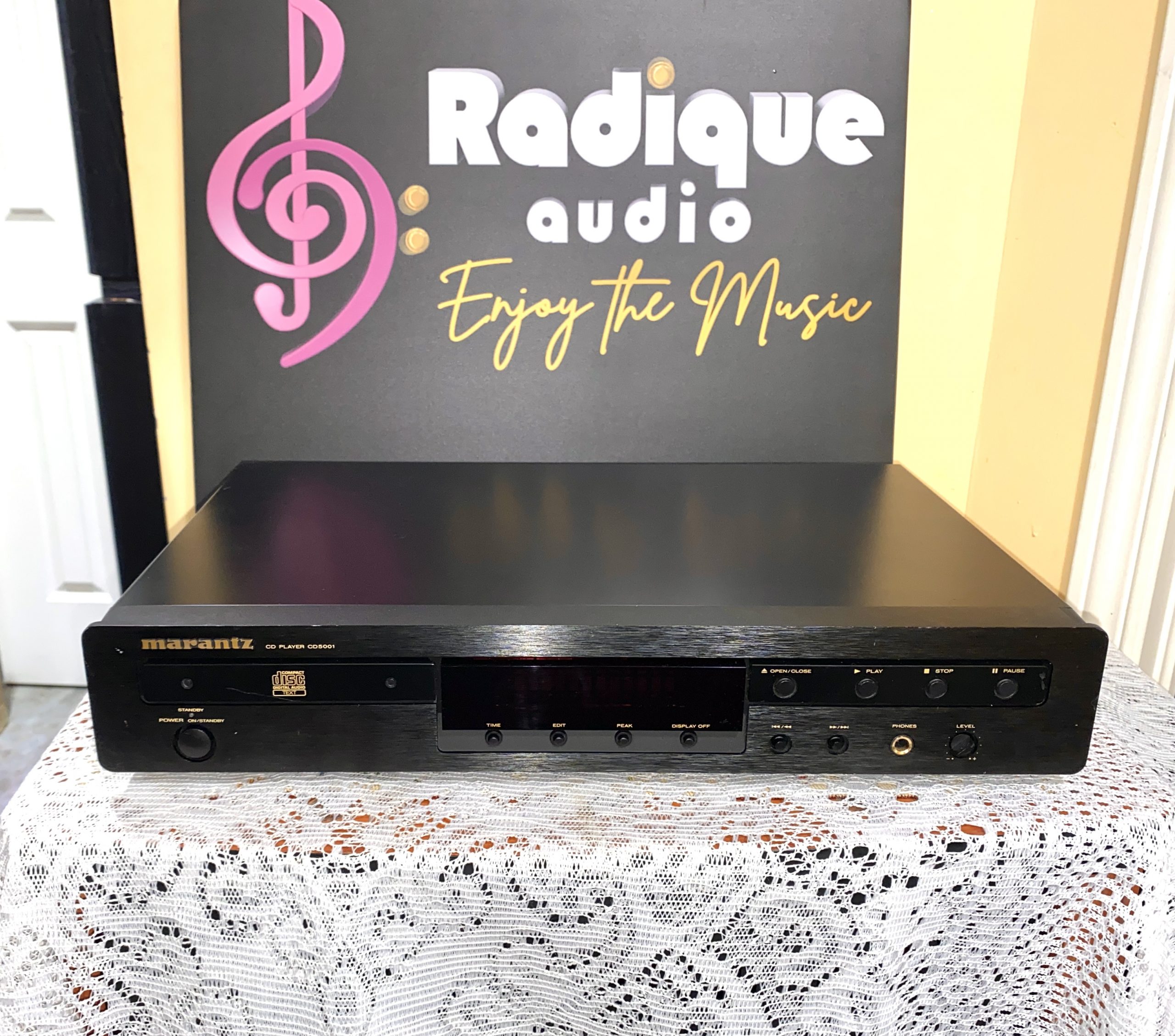 Marantz Slim Audiophile CD Player, 2 x Digital Outputs CD5001 - Radique Inc