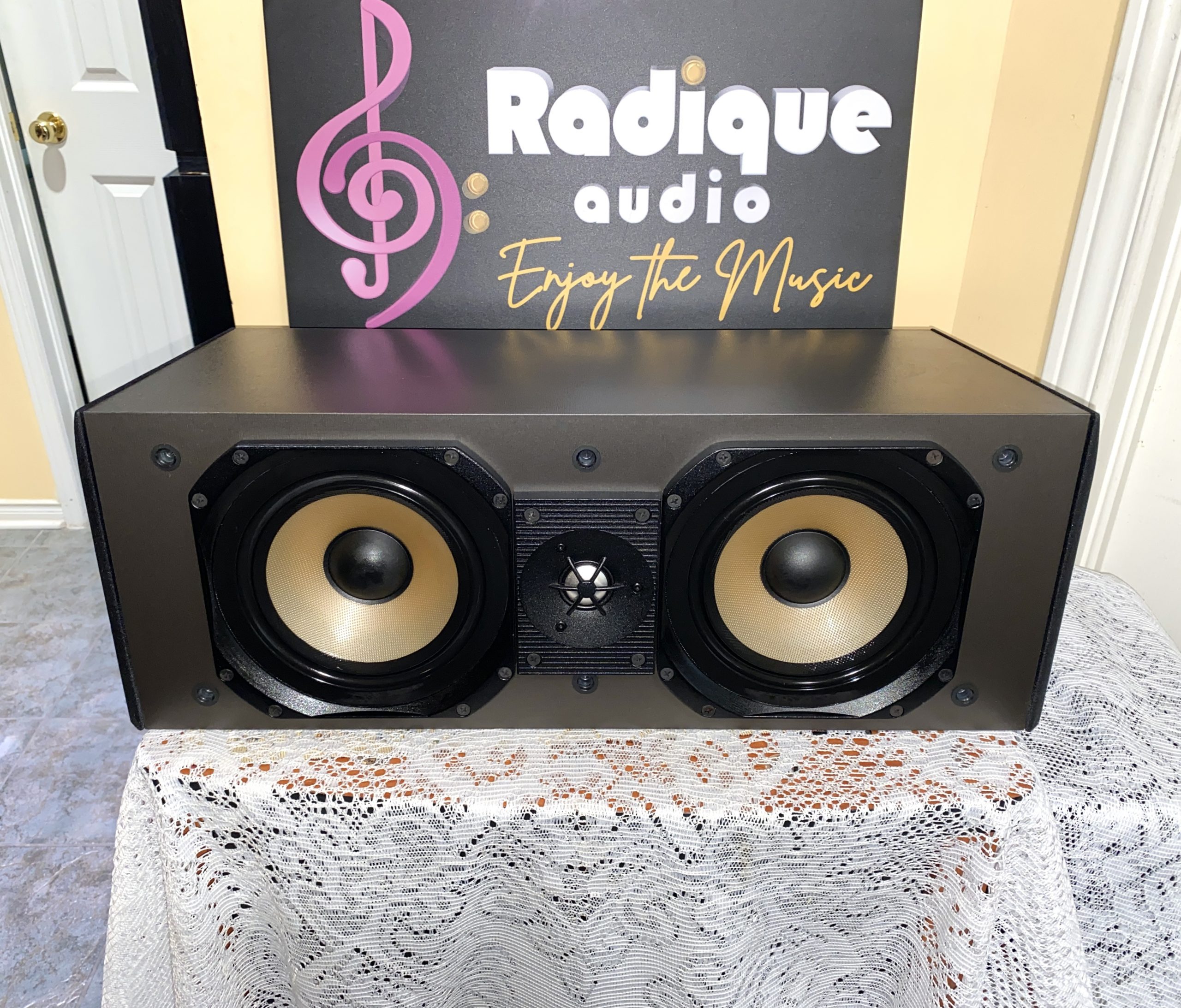Massive Paradigm Reference Collection Studio CC v2 Center - Radique Inc