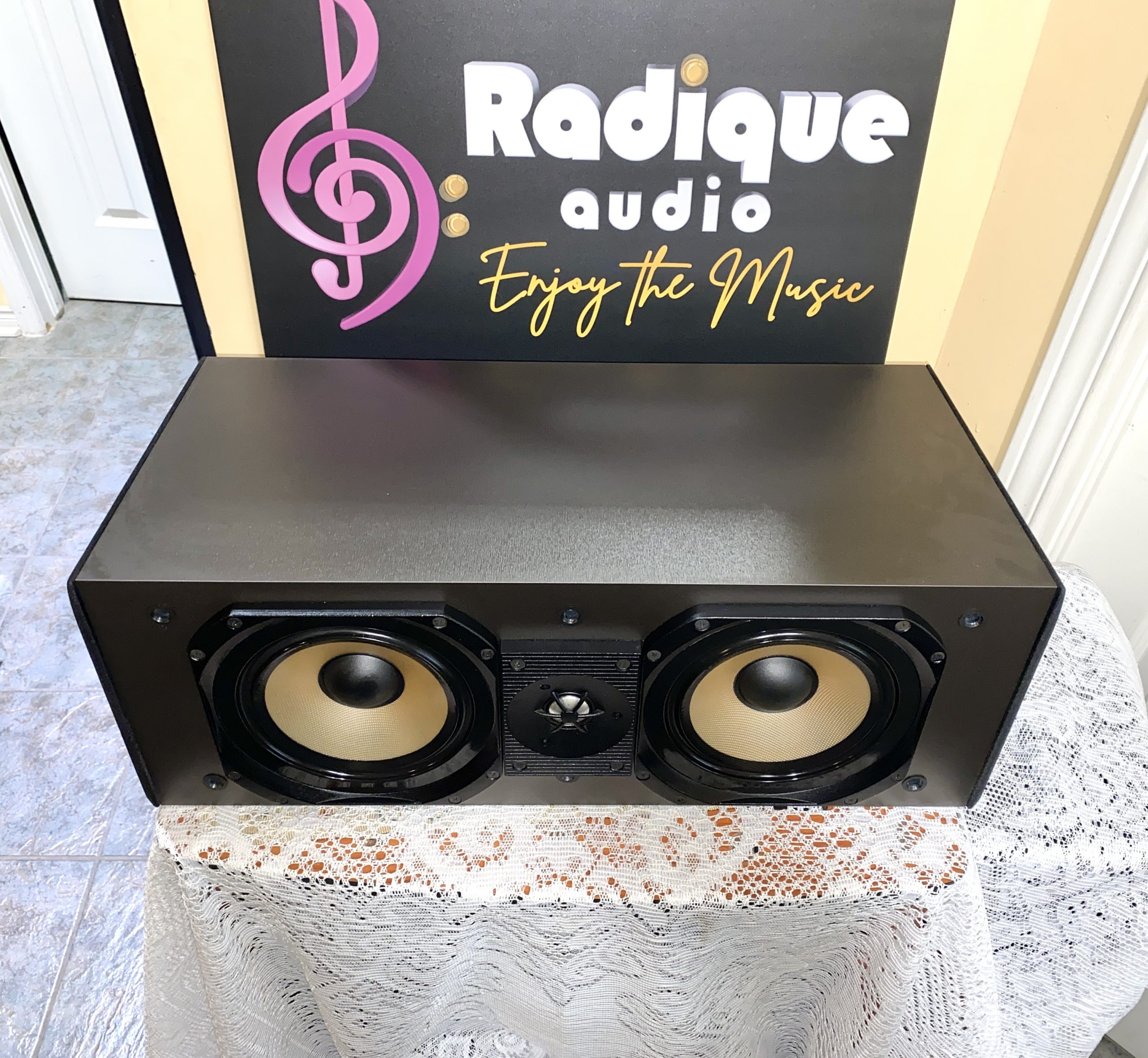 Massive Paradigm Reference Collection Studio CC v2 Center - Radique Inc
