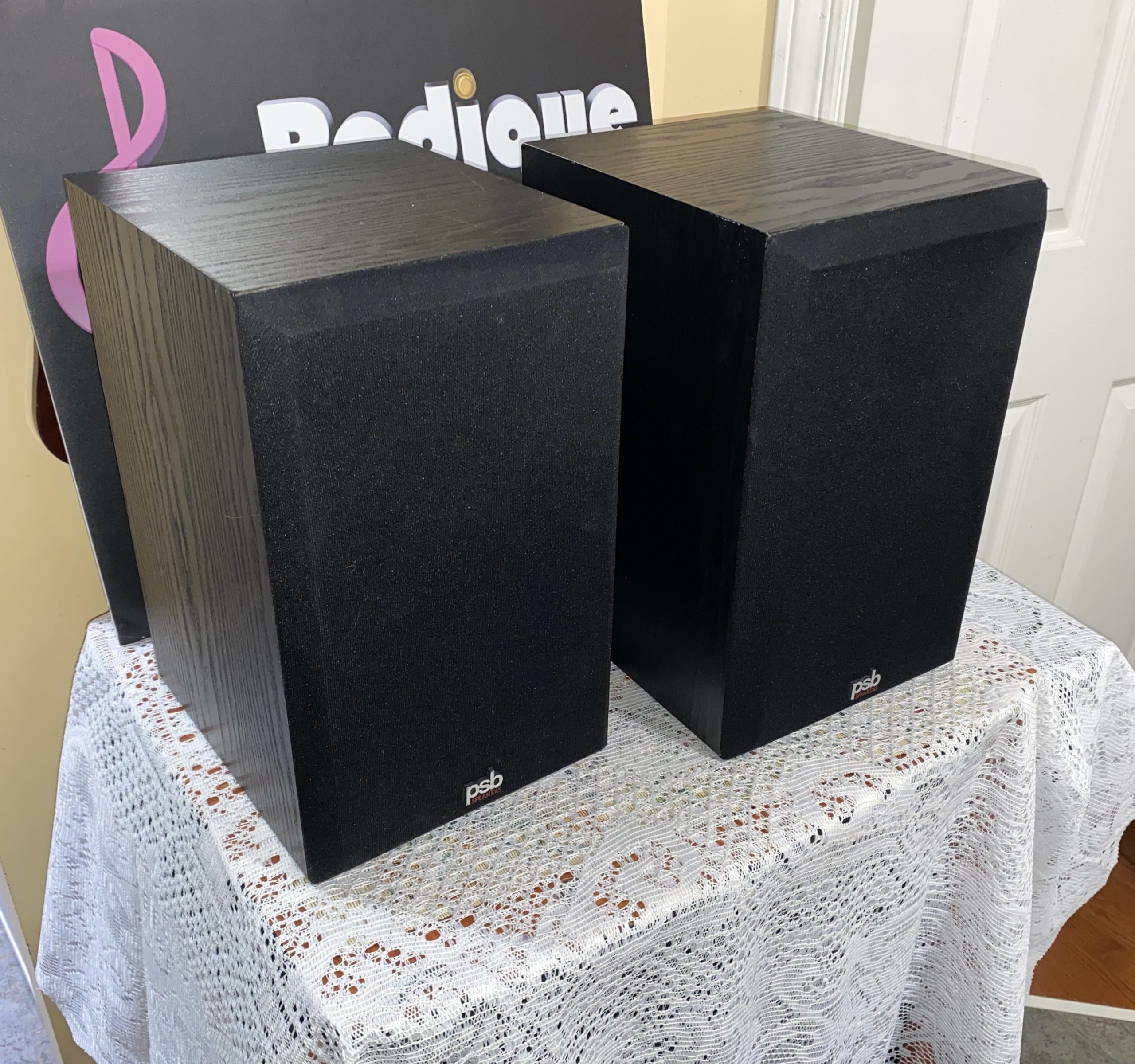 PSB Alpha Bookshelf Speakers – Classic Canadian Design - Radique Inc