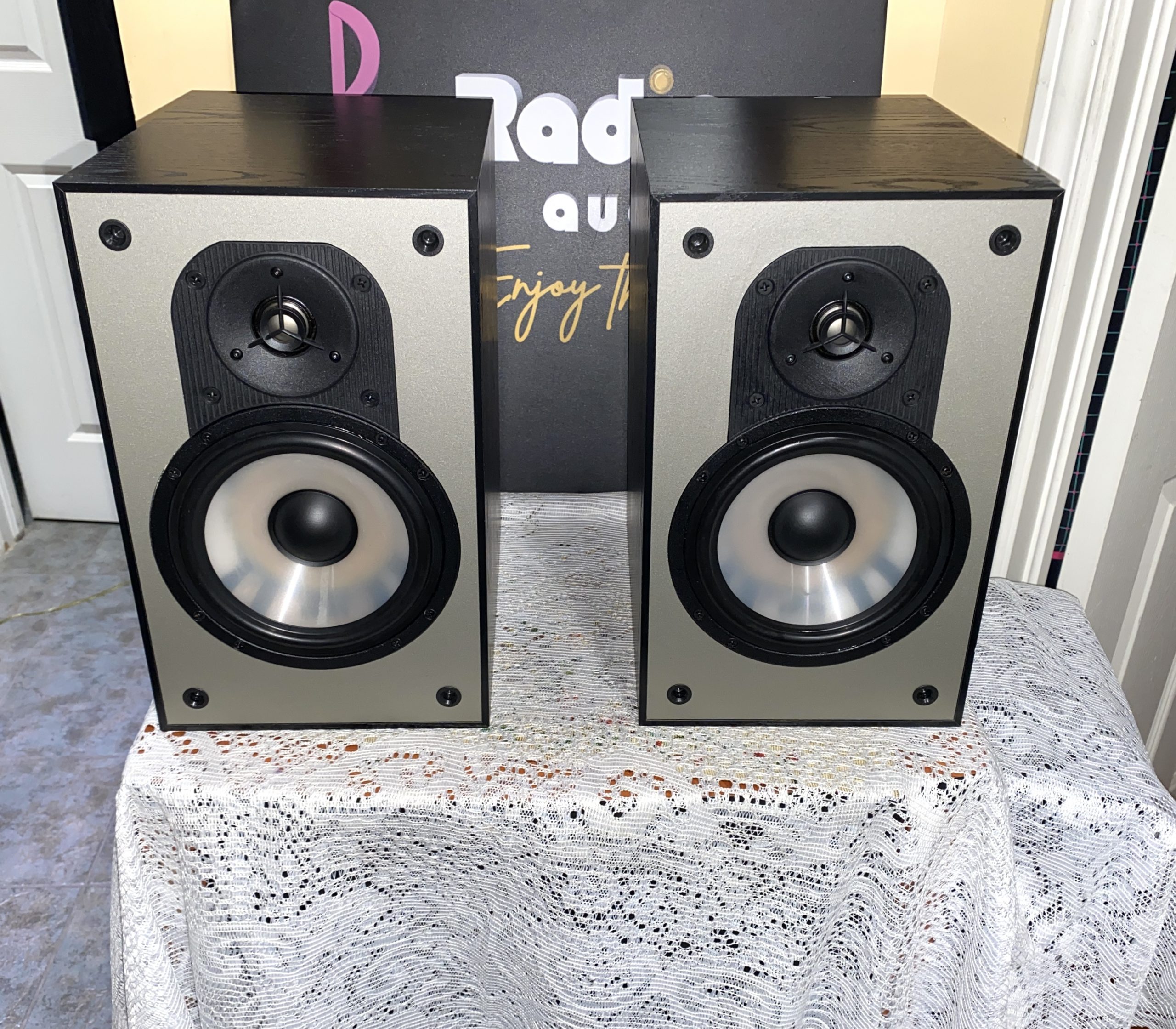 Paradigm Mini Monitor v2 Bookshelf Speakers – Made in Canada - Radique Inc