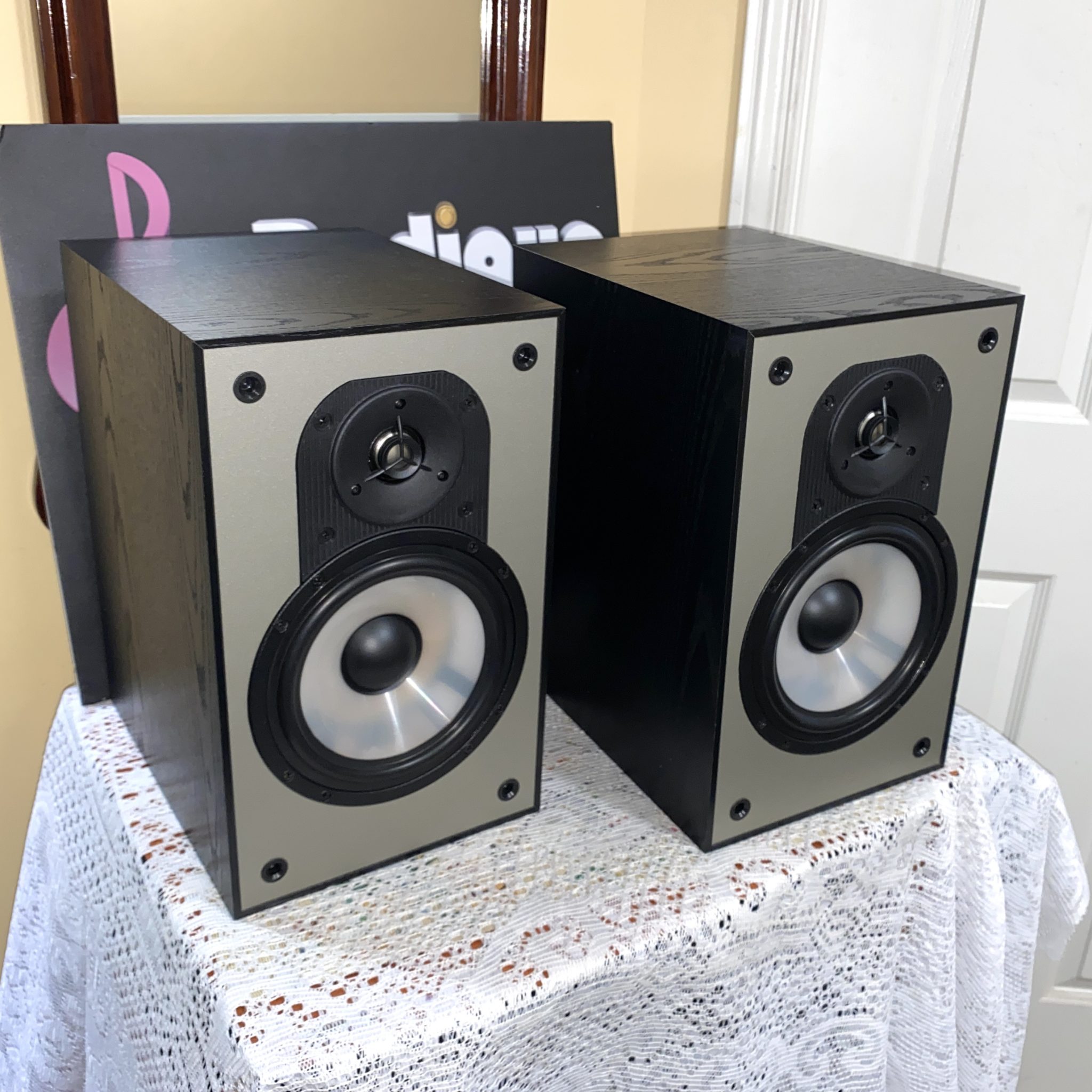 Paradigm Mini Monitor v2 Bookshelf Speakers – Made in Canada - Radique Inc