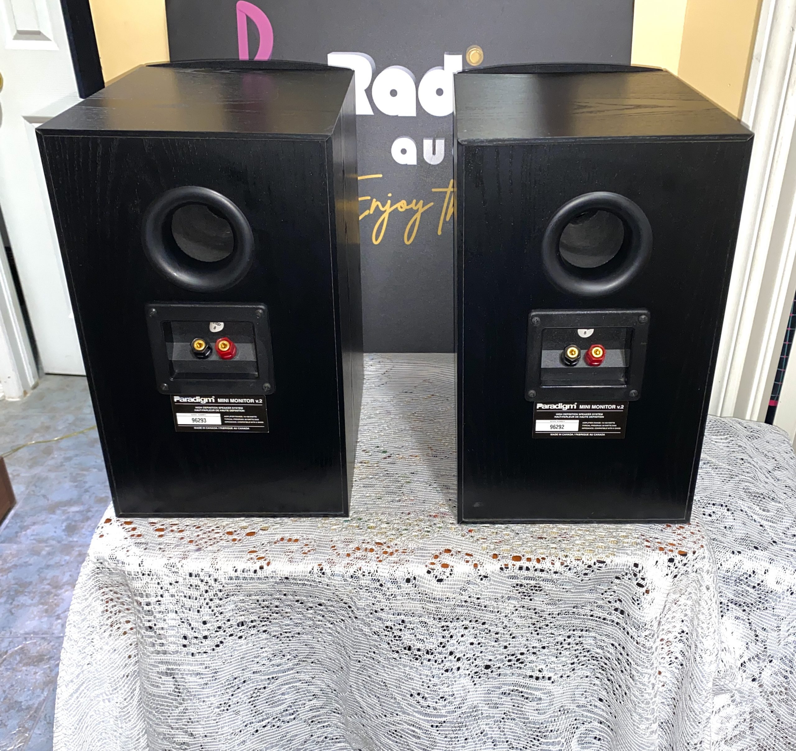 Paradigm Mini Monitor v2 Bookshelf Speakers – Made in Canada - Radique Inc