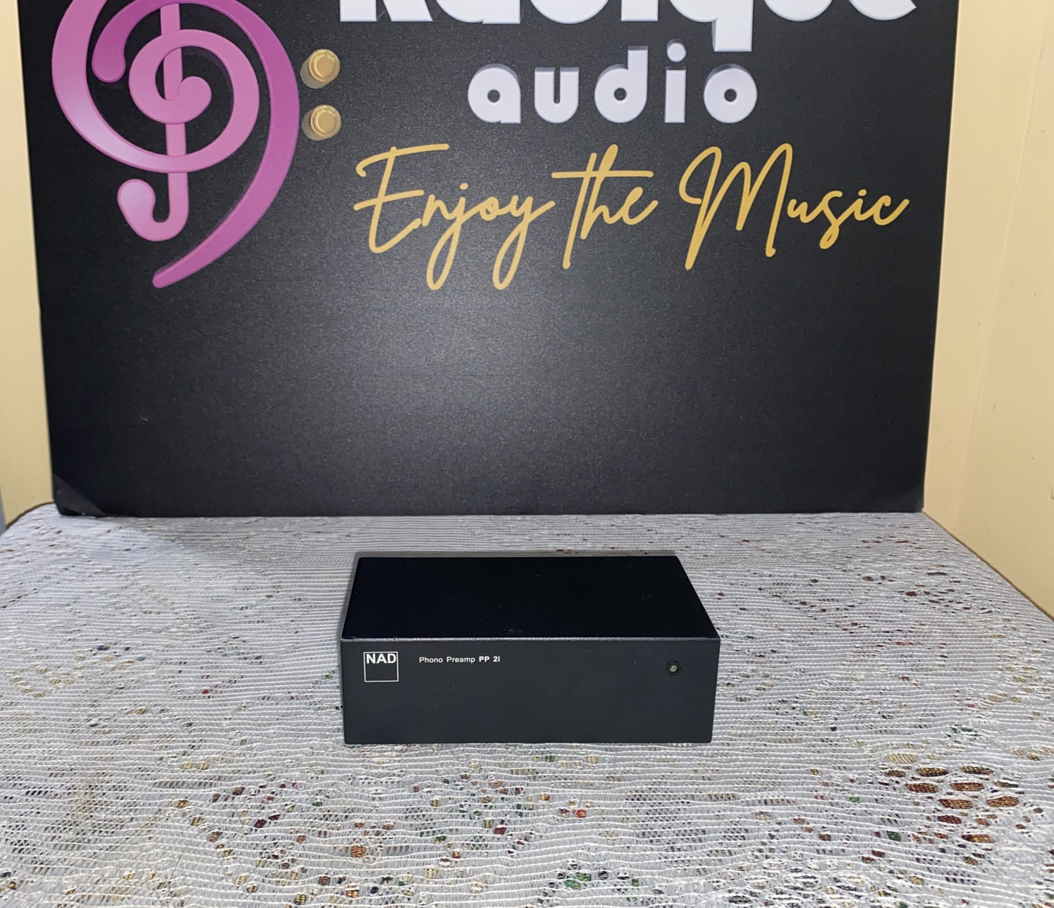 NAD Phono Pre-Amplifier PP 2i - MM & MC - Radique Inc