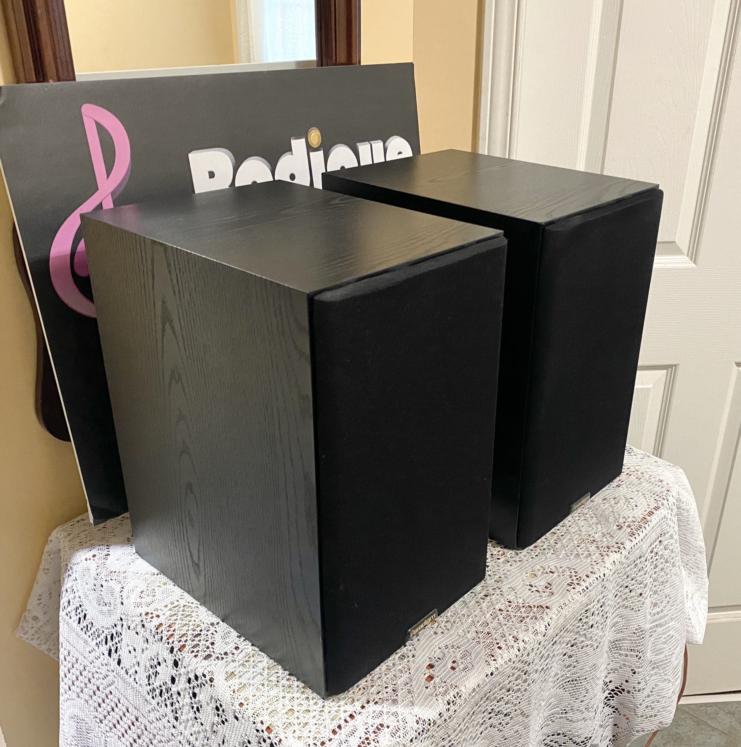 Paradigm Mini Monitor Bookshelf Speakers – Made in Canada - Radique Inc