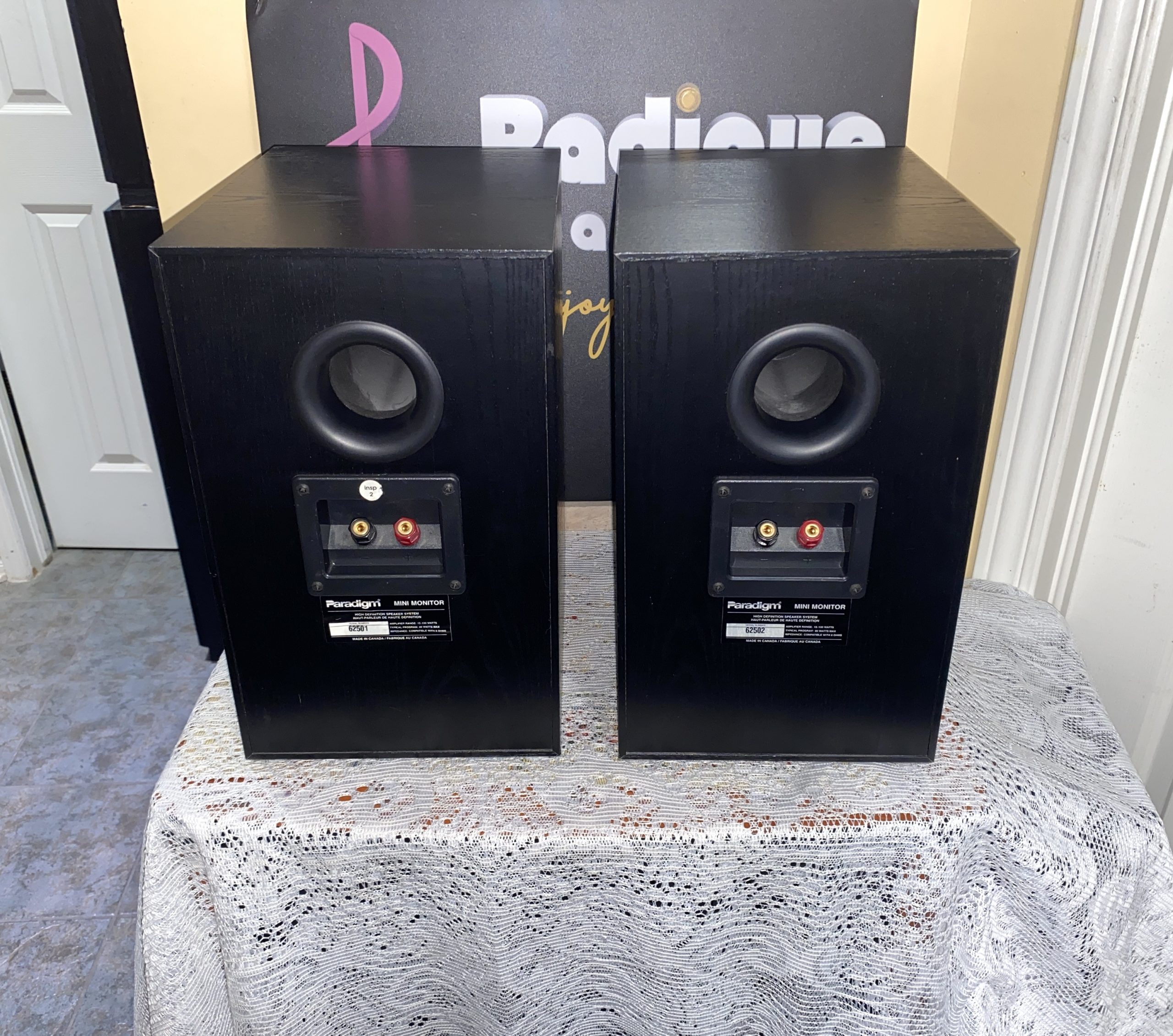 Paradigm Mini Monitor Bookshelf Speakers – Made in Canada - Radique Inc