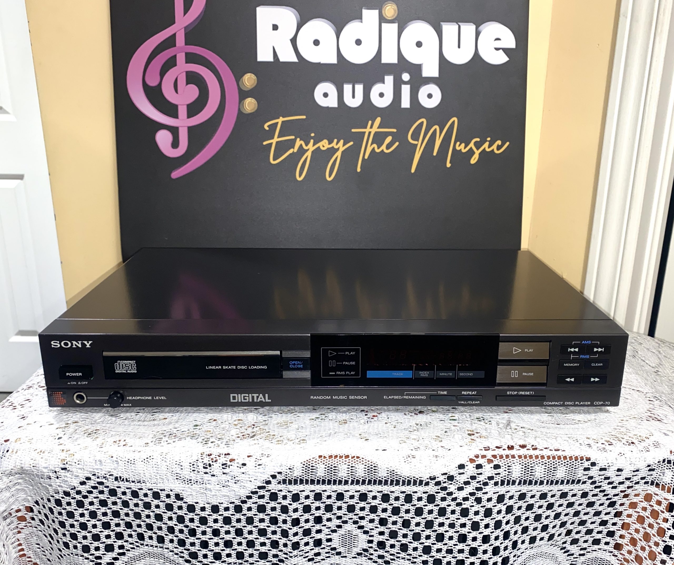 Sony CDP-70 Single Disc CD Player – Vintage 1985 - Radique Inc