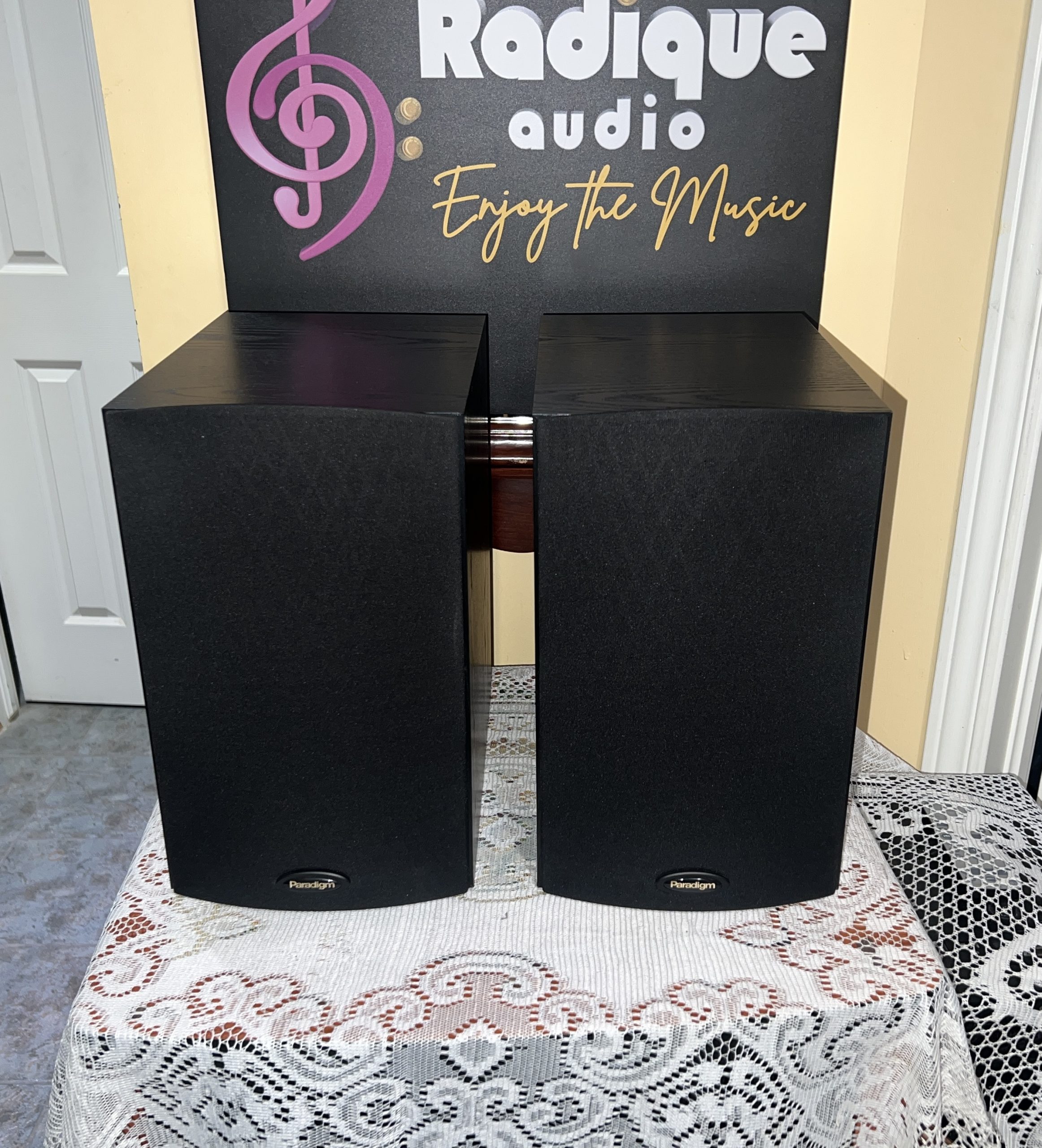 Paradigm Mini Monitor v3 Bookshelf Speakers - Made in Canada - Radique Inc