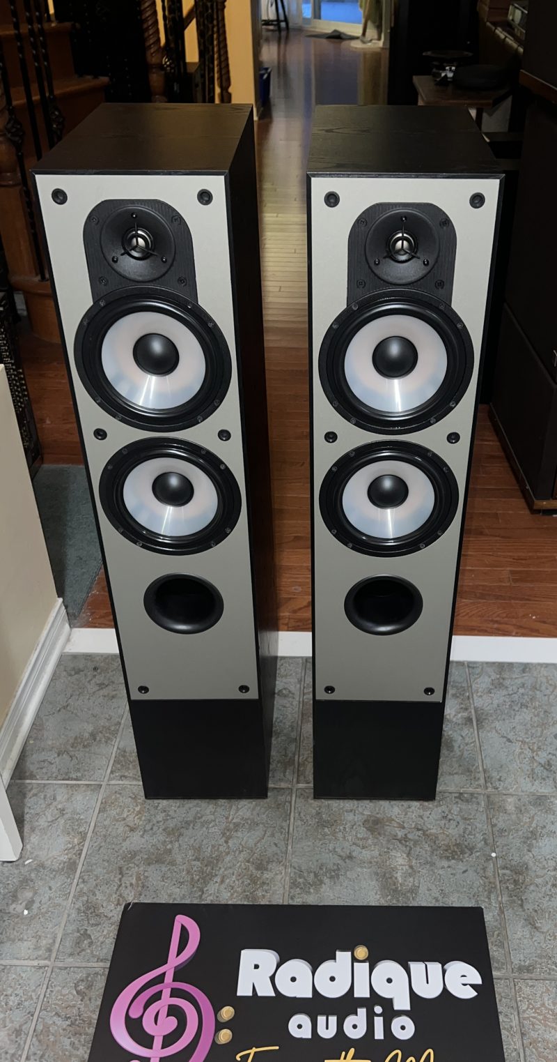 Paradigm Monitor 7 v2 Tower Speakers - Made in Canada - Radique Inc