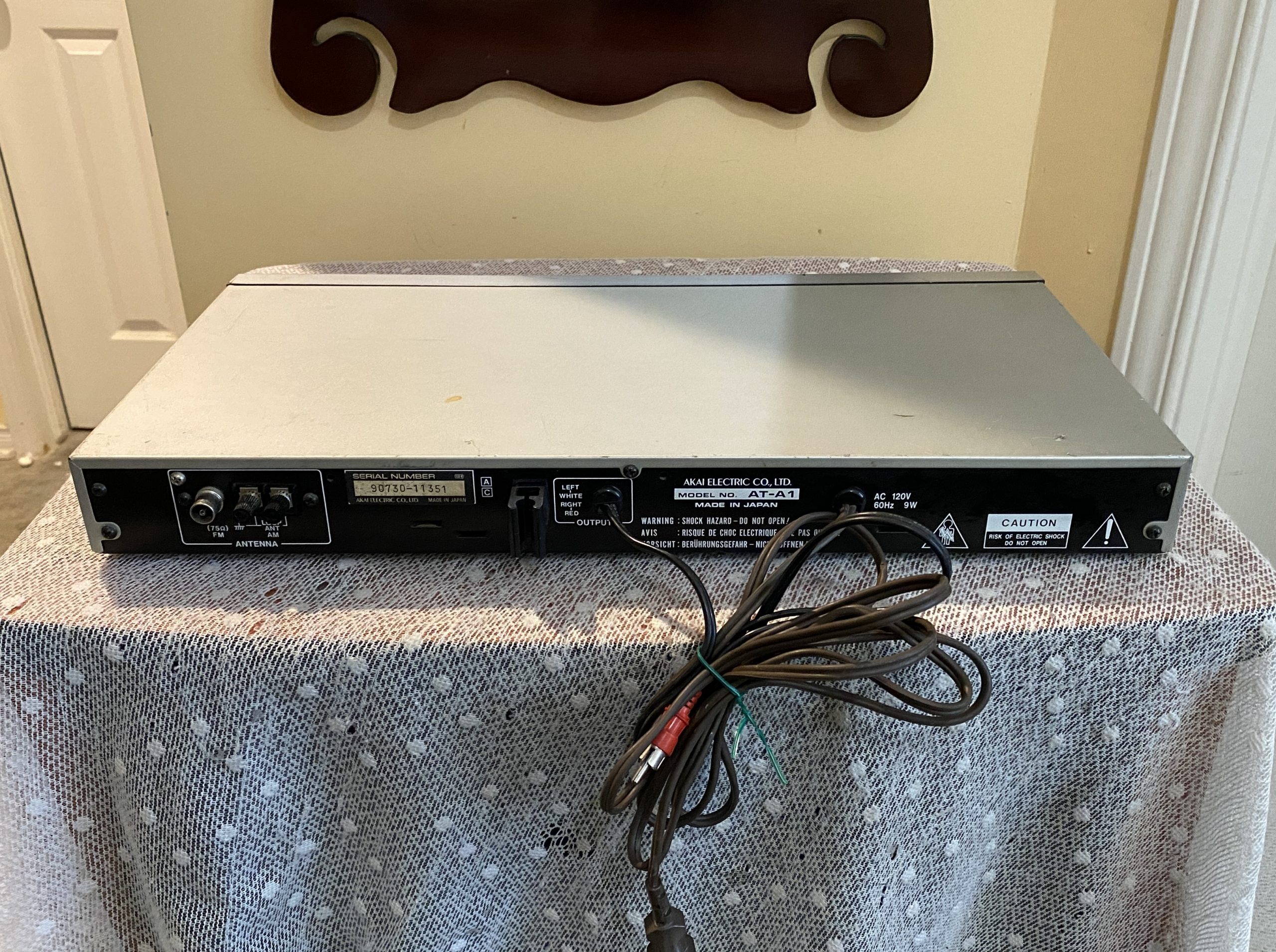 AKAI AT-A1 AM/FM Stereo Tuner - Ultra Slim Profile - Radique Inc