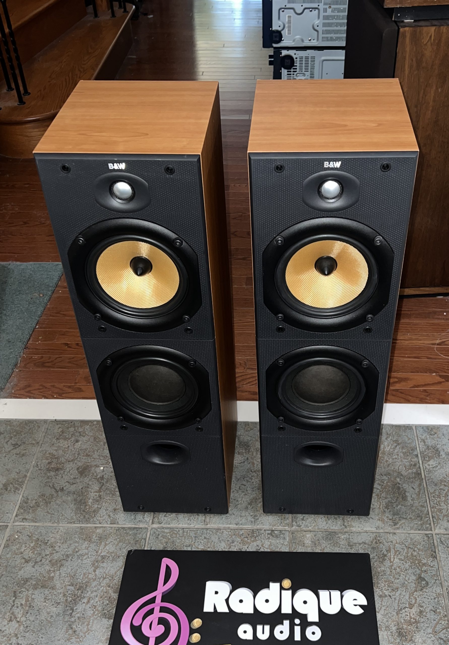 B&W DM603 S2 Floorstanding Speakers – Rare Cherrywood Finish - Radique Inc
