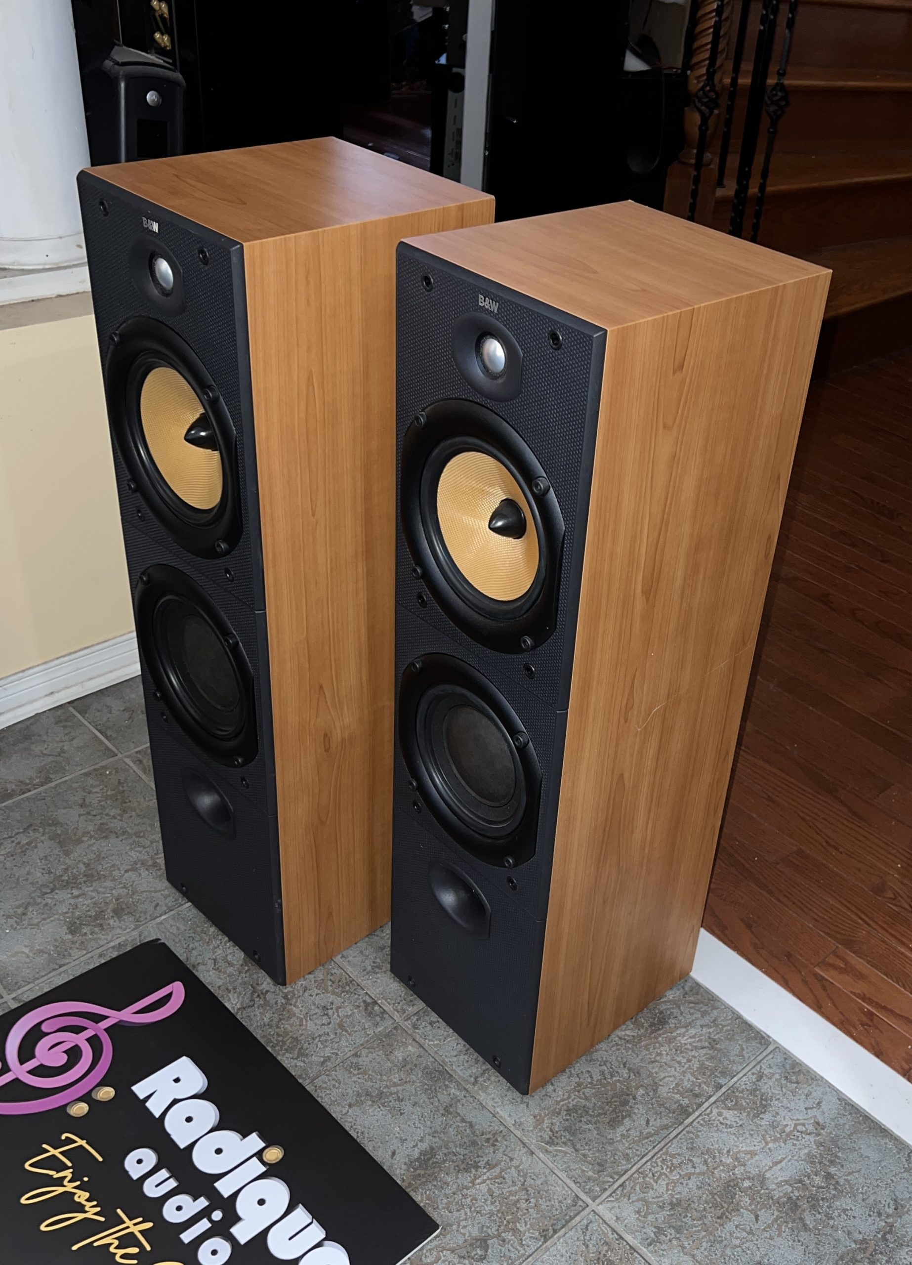 B&W DM603 S2 Floorstanding Speakers – Rare Cherrywood Finish - Radique Inc