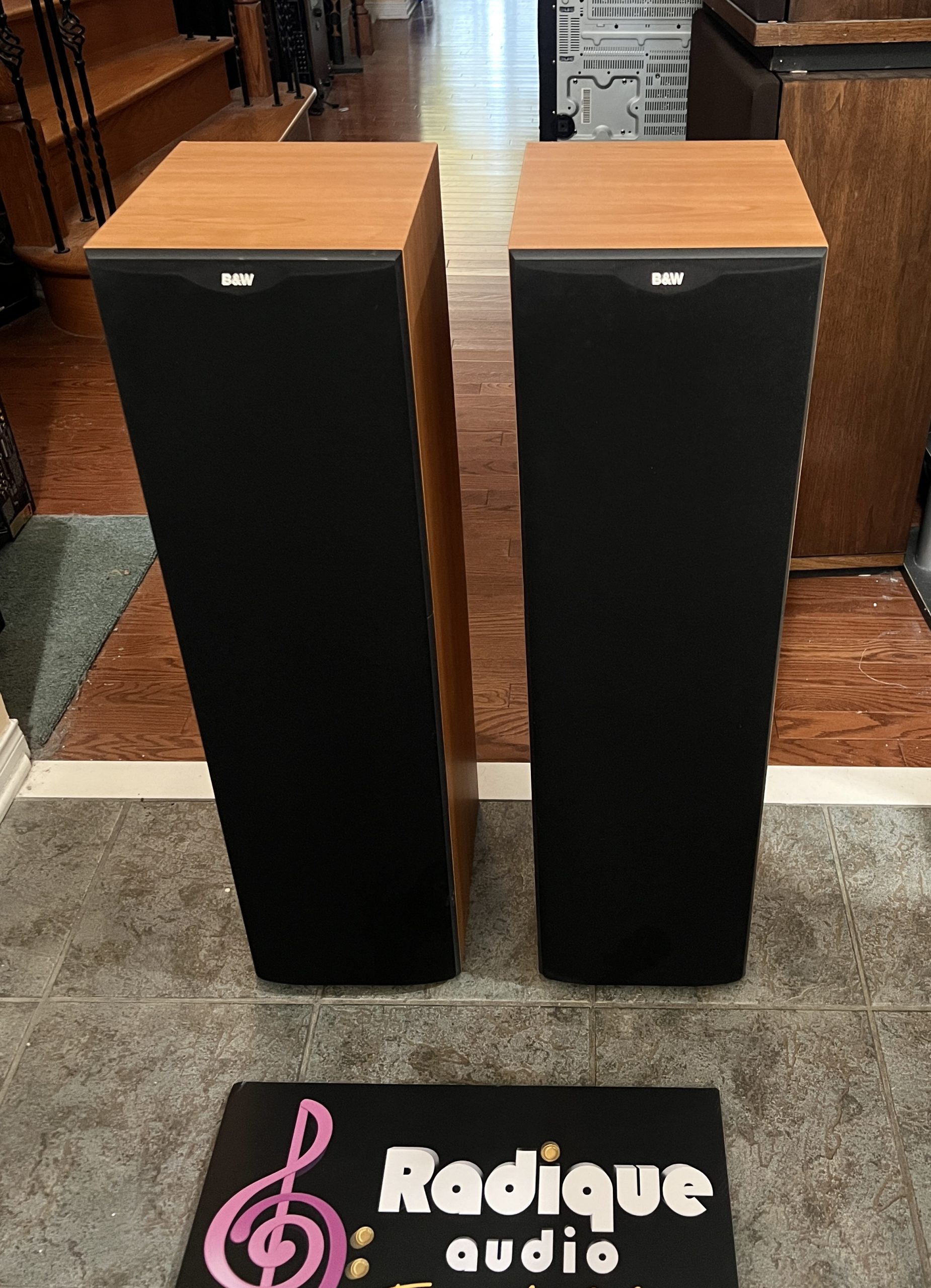 B&W DM603 S2 Floorstanding Speakers – Rare Cherrywood Finish - Radique Inc