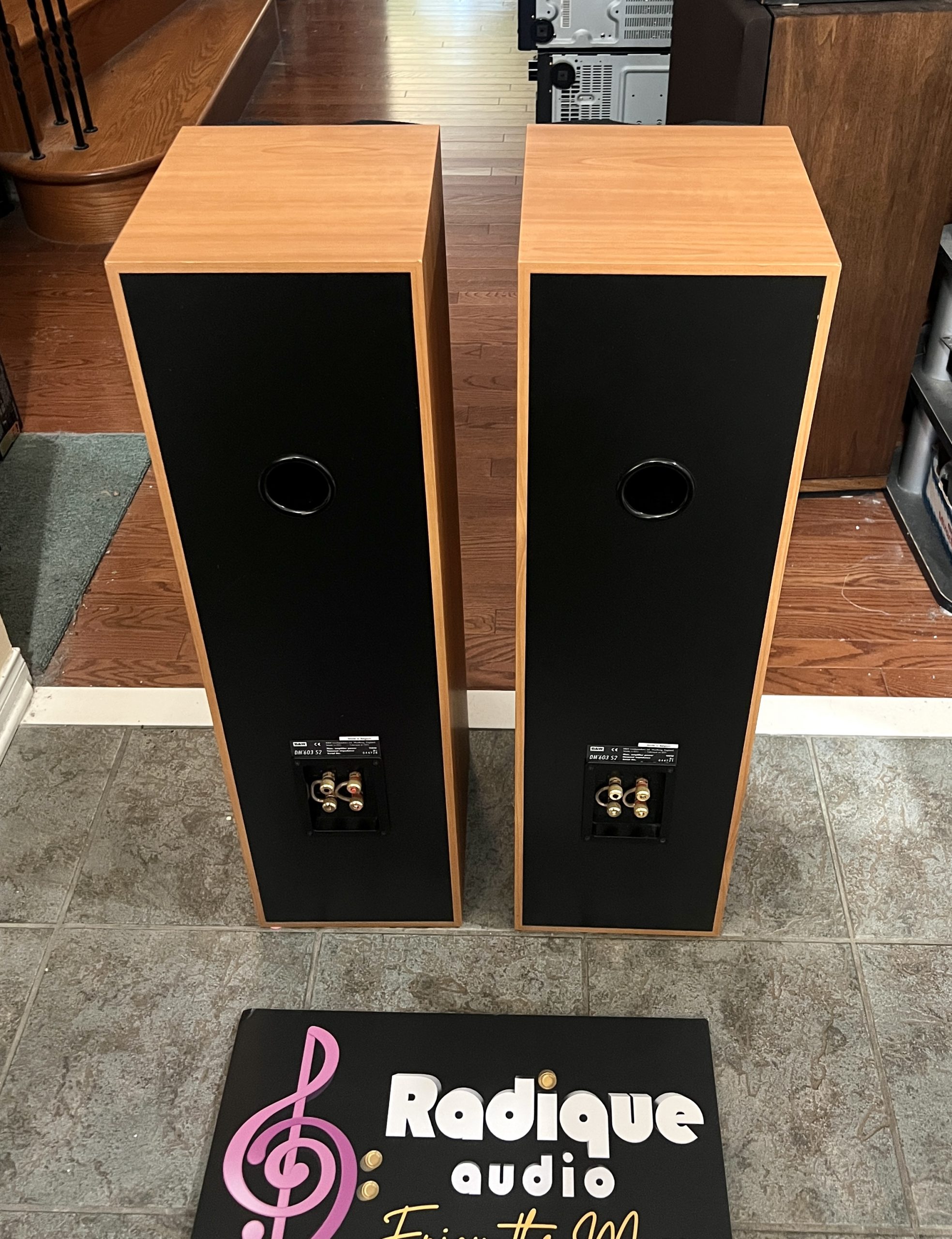 B&W DM603 S2 Floorstanding Speakers – Rare Cherrywood Finish - Radique Inc