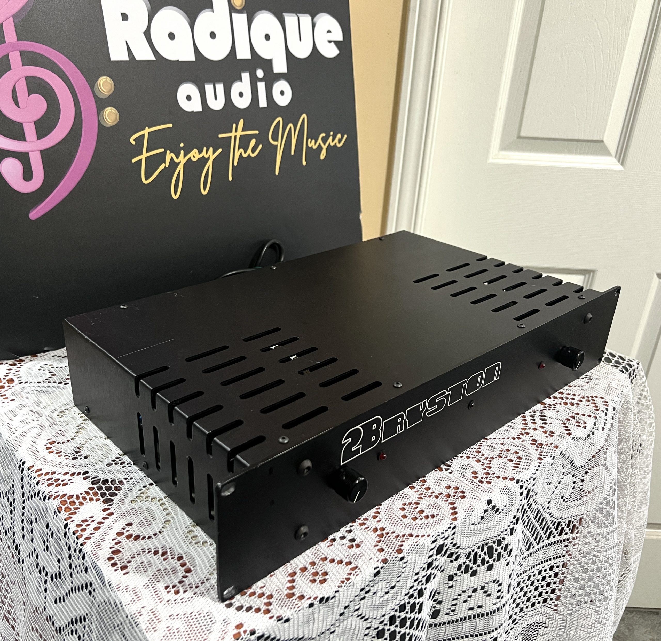 Bryston 2B Stereo Power Amplifier, 60 WPC, XLR Inputs, Canadian Made ...