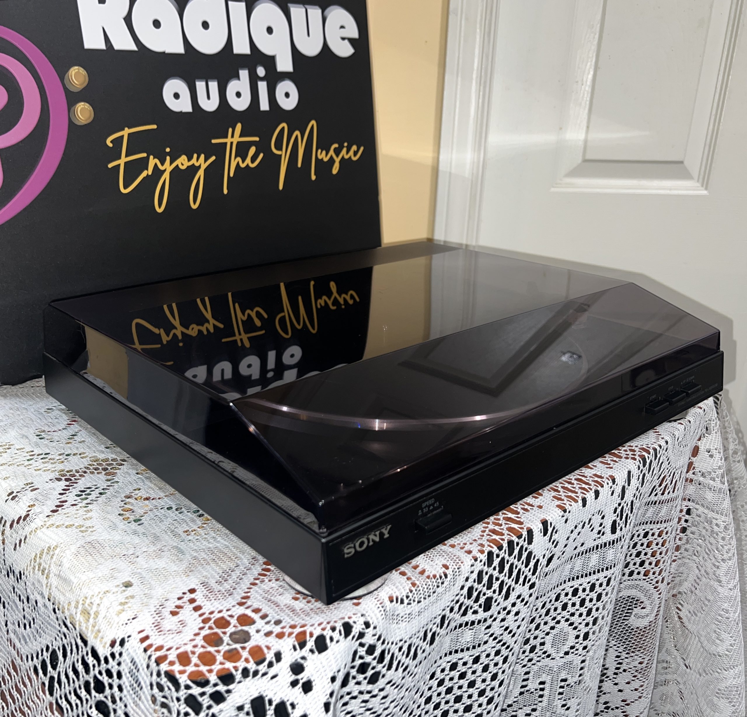 Sony PS-LX300USB Fully Automatic, Belt-Drive Turntable - Radique Inc