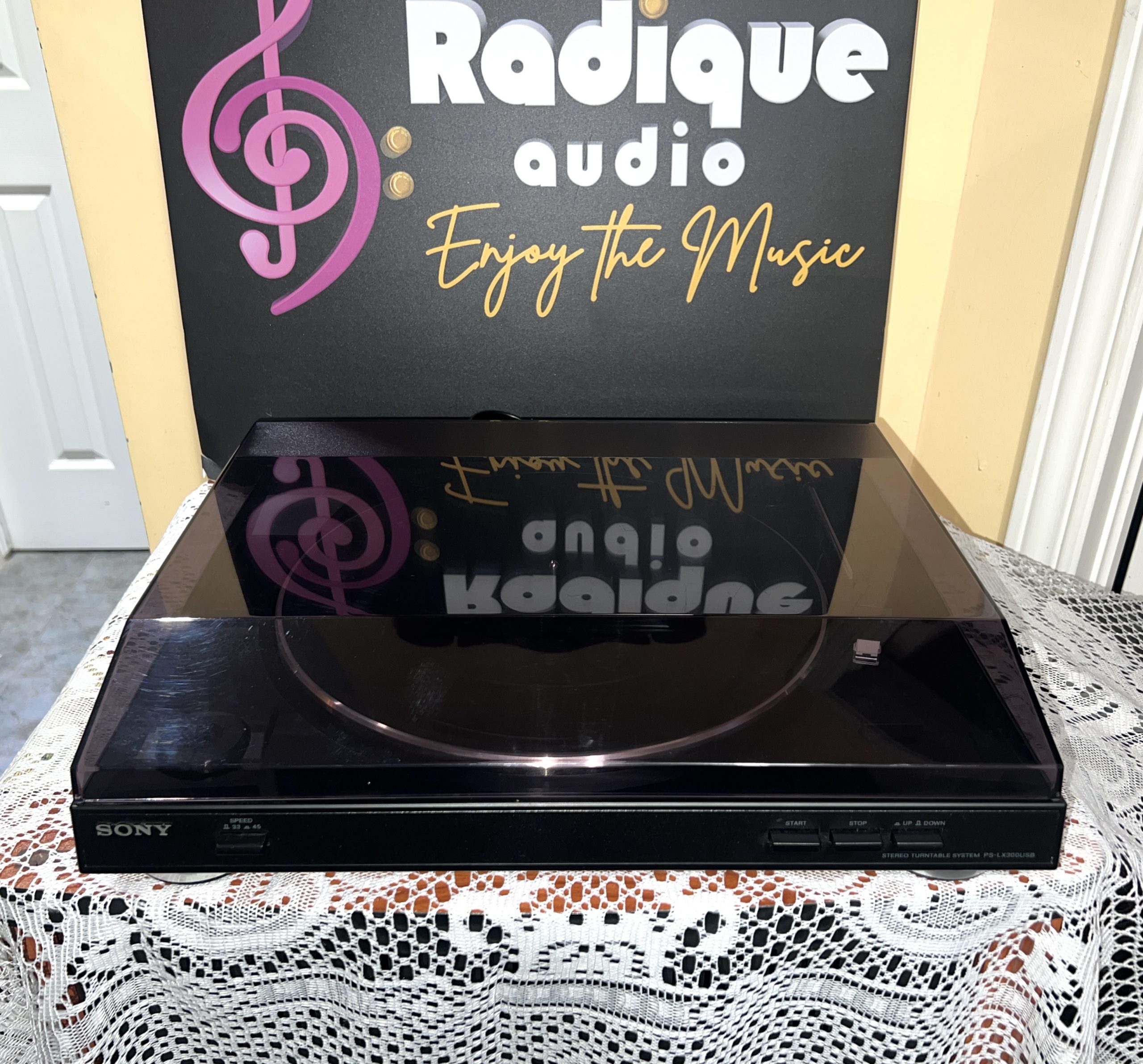 Sony PS-LX300USB Fully Automatic, Belt-Drive Turntable - Radique Inc